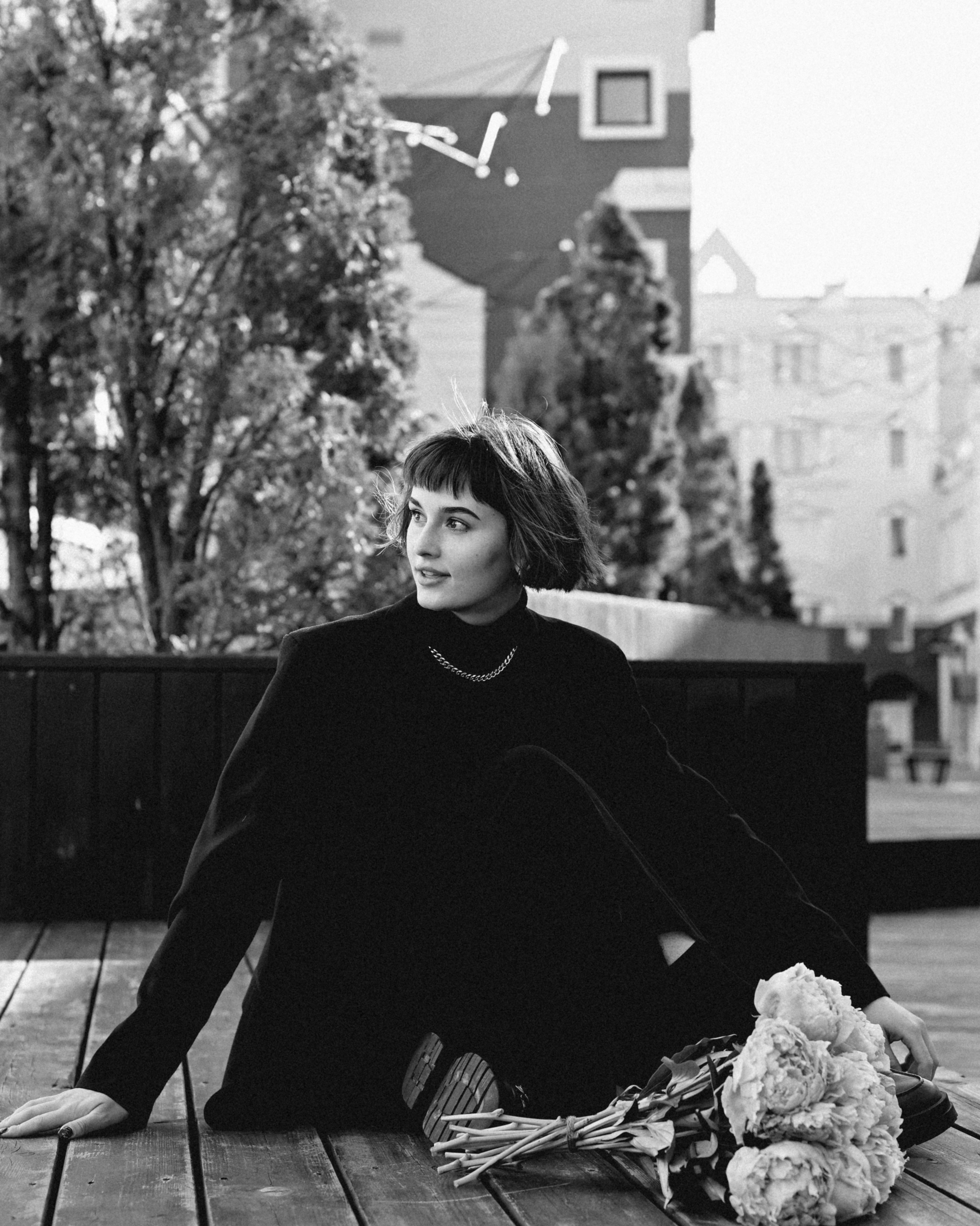 Foto Una persona posando para una foto – Imagen Mujer gratis en Unsplash