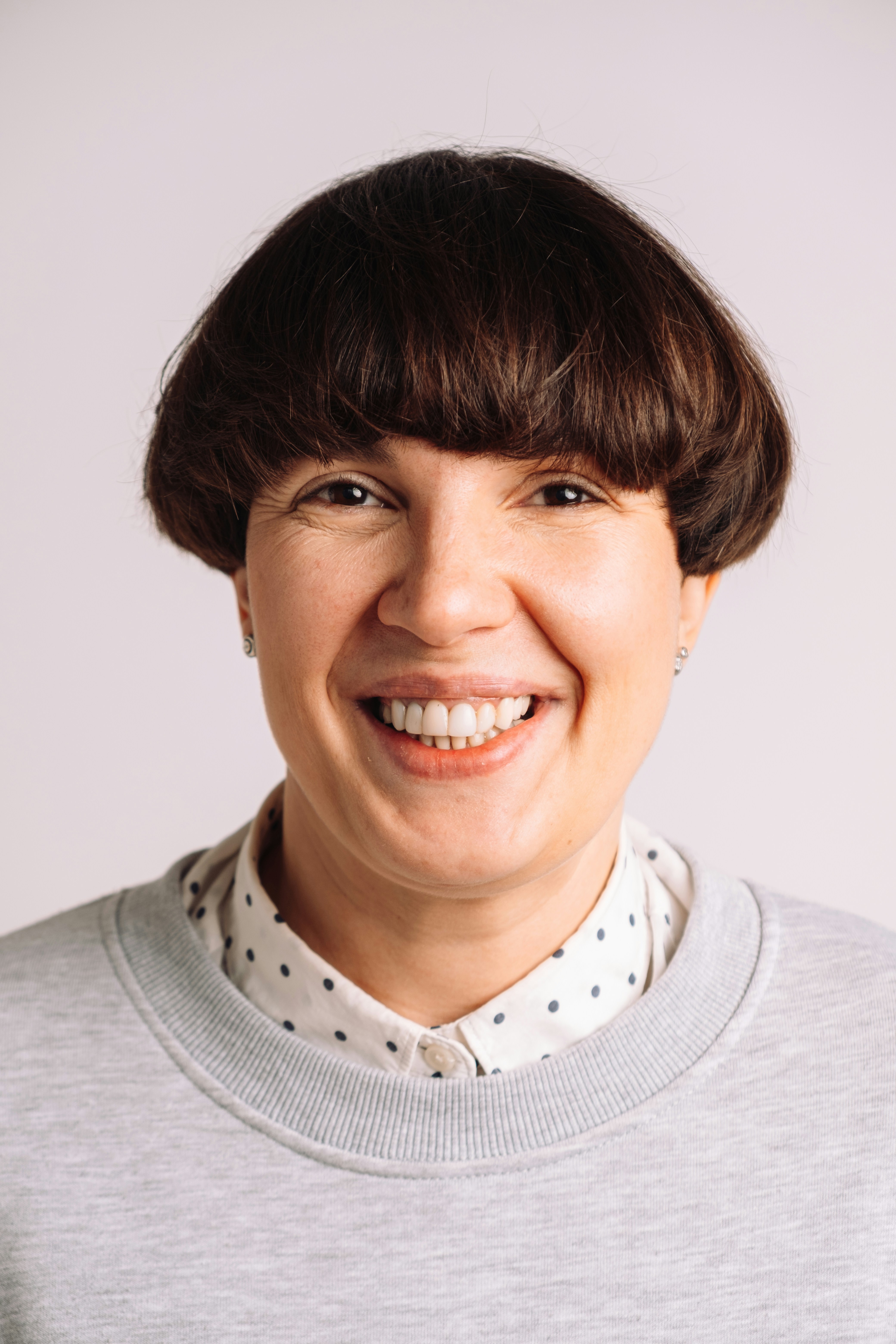 Une personne souriante pour la caméra photo – Photo Visage Gratuite sur ...