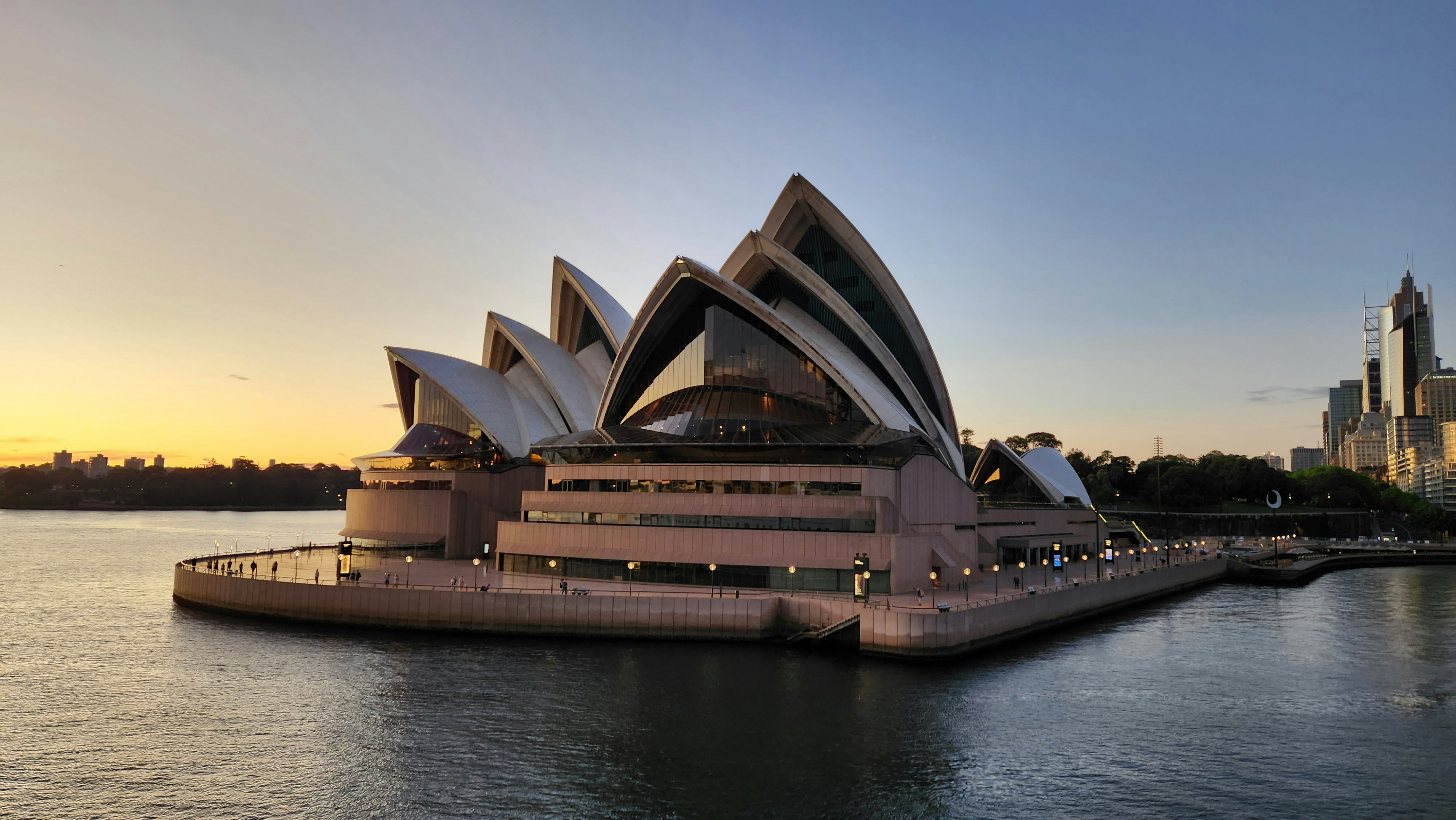 Sydney Opera House with a curved roof photo – Free Sydney opera house ...