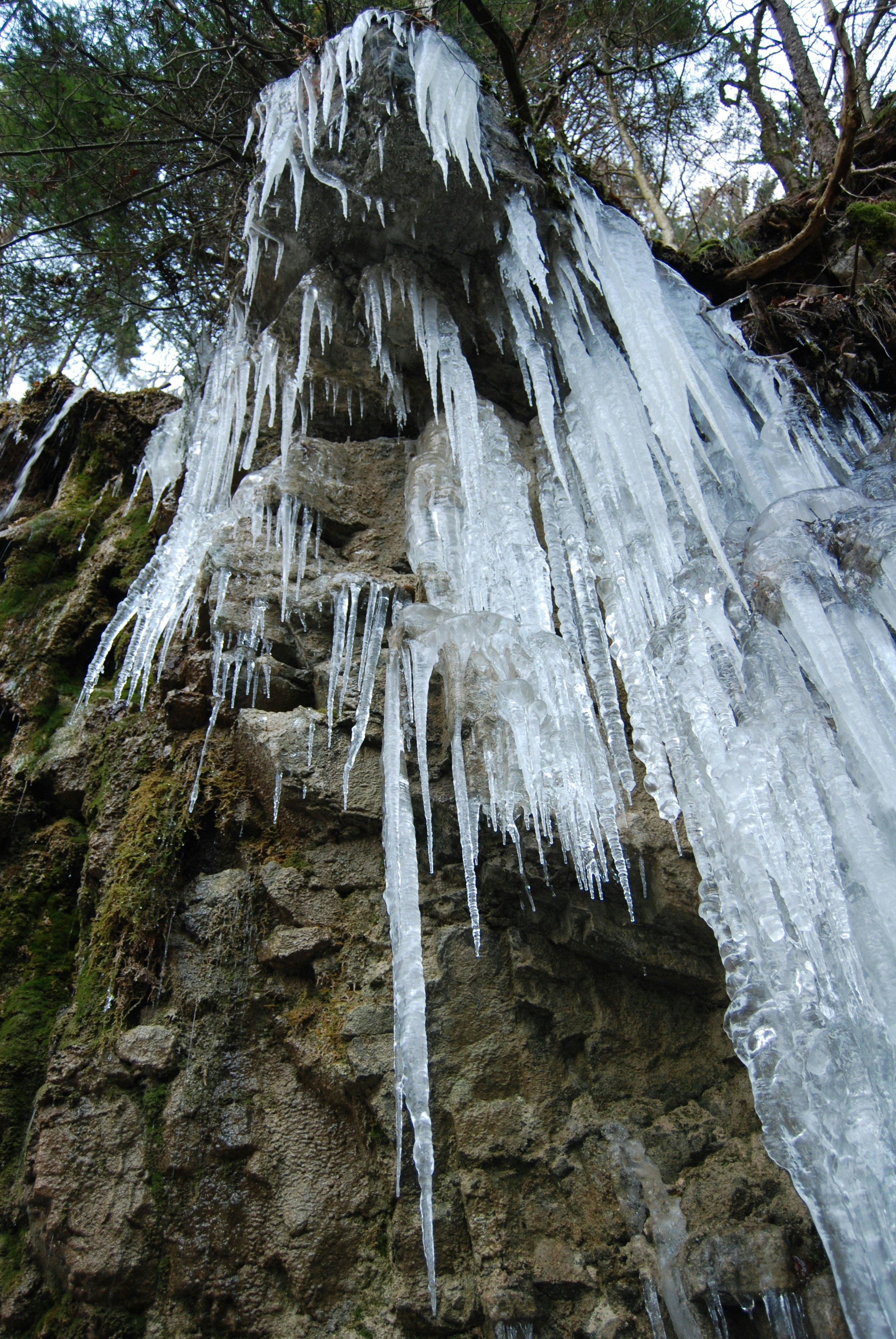 A large rock cliff photo – Free Nature Image on Unsplash