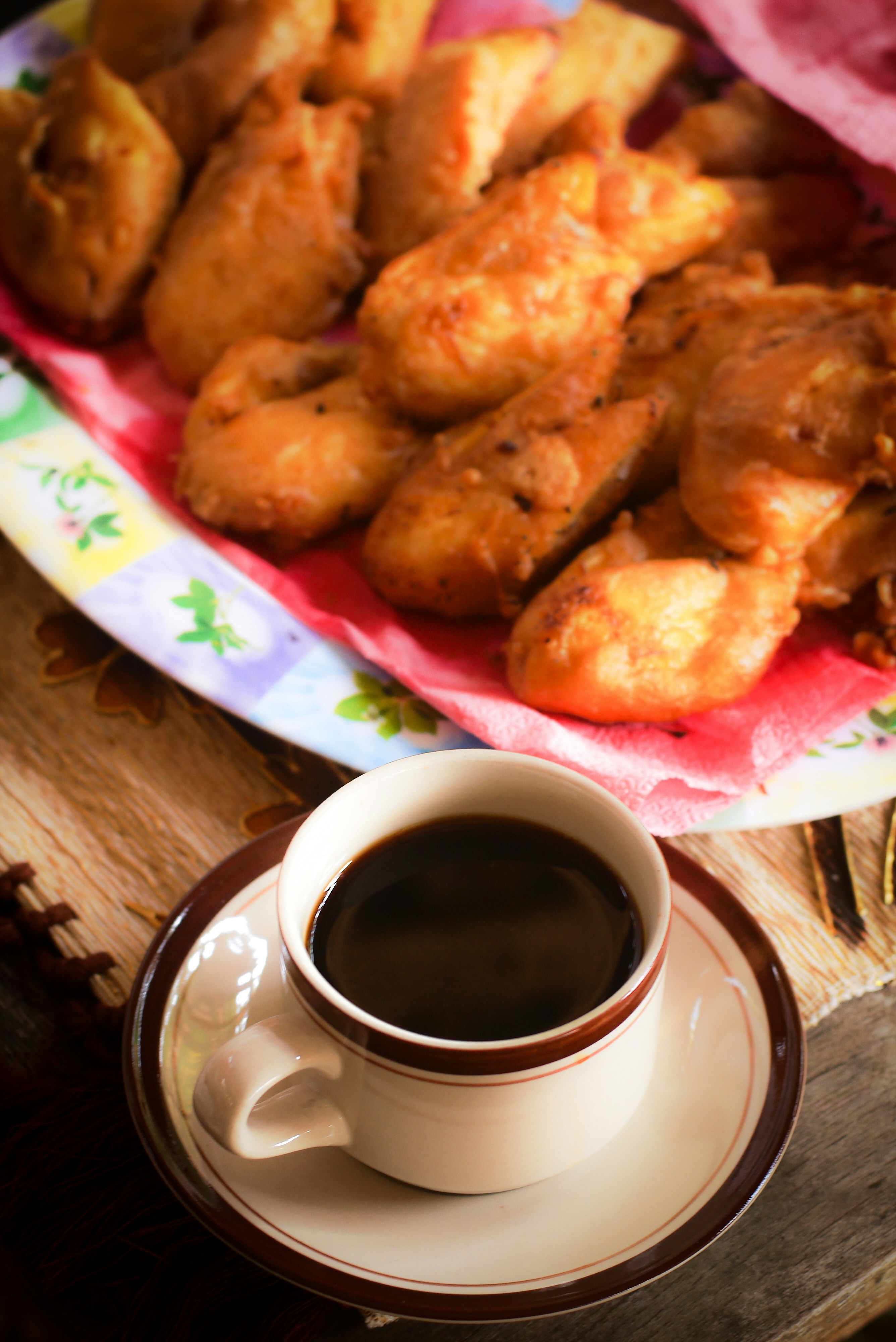 Coffee Break Snack Platter: Golden Fried Bites and a Cup of Brew