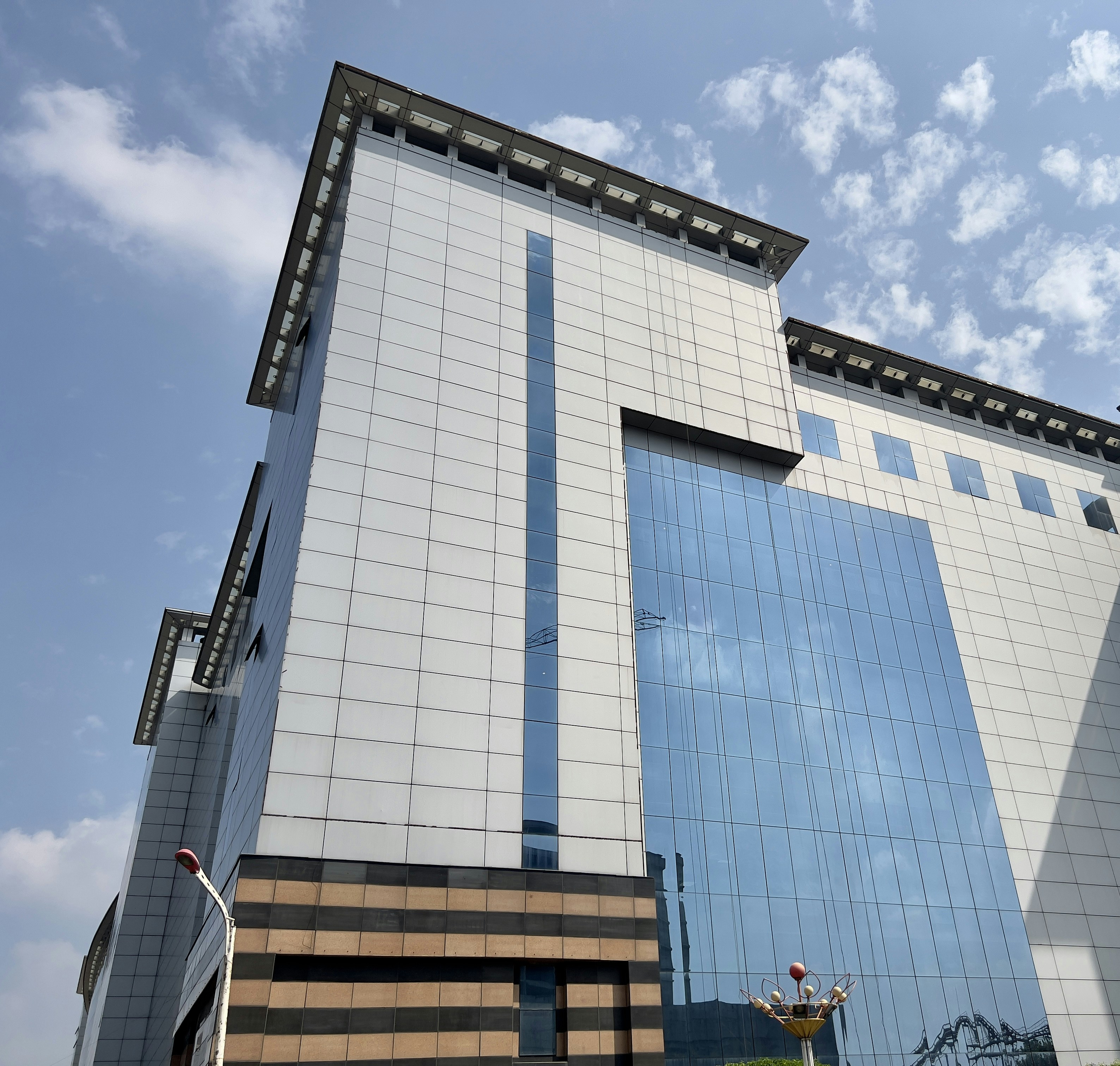 Reflections of Modernity: A Glimpse into Urban Architecture