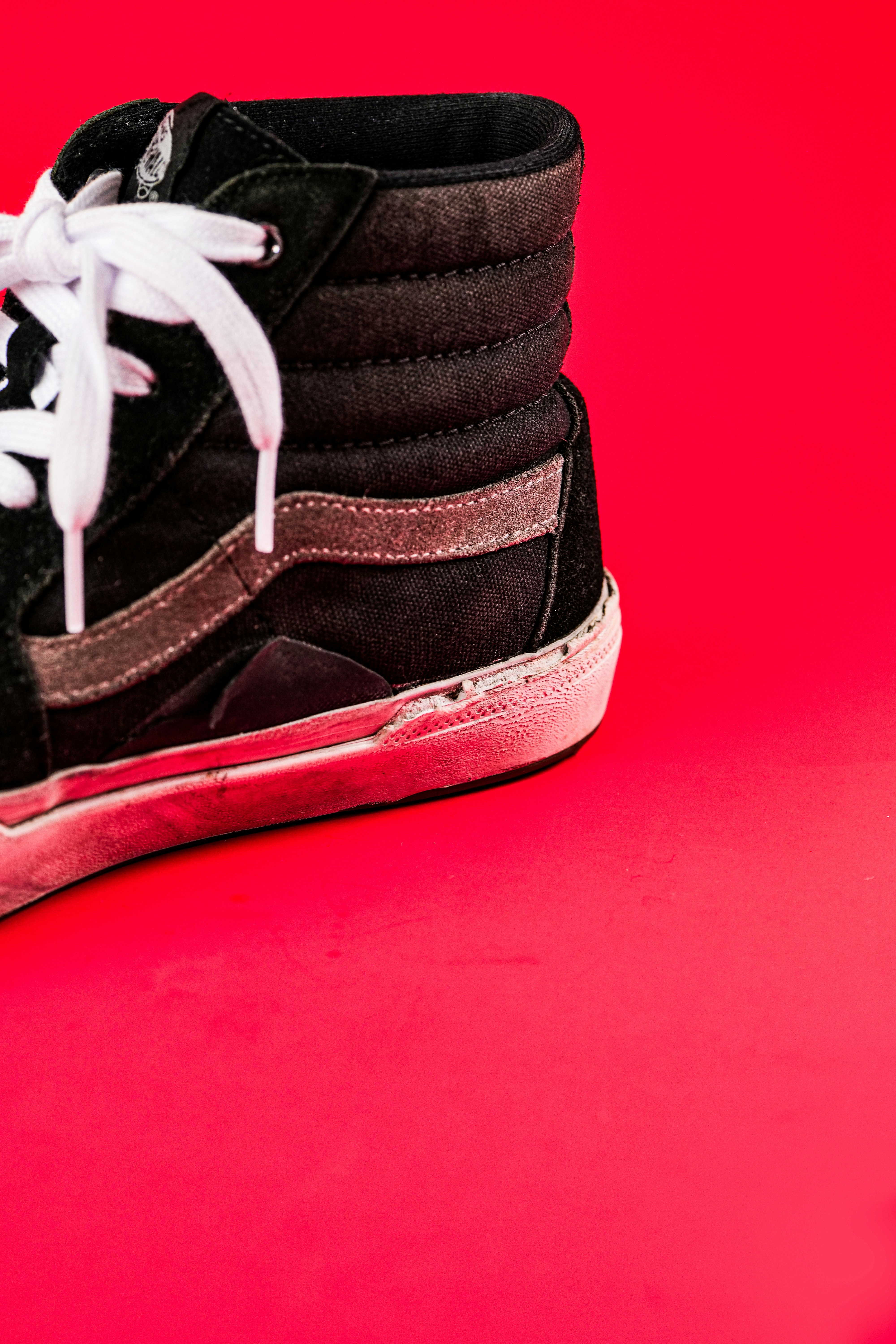 A black and red shoe photo – Free Shoe Image on Unsplash