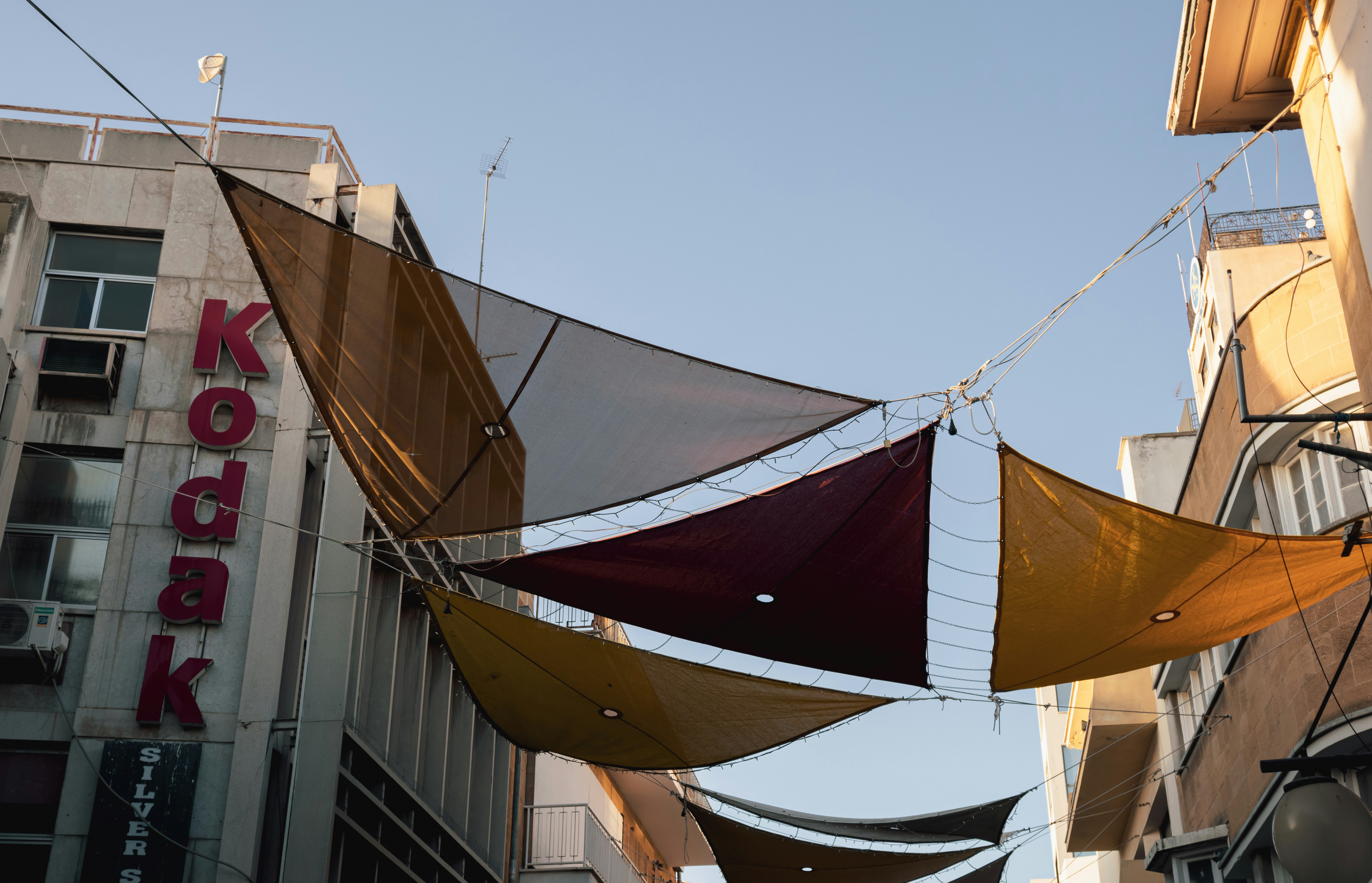 A flag from a building photo – Free Kodak Image on Unsplash