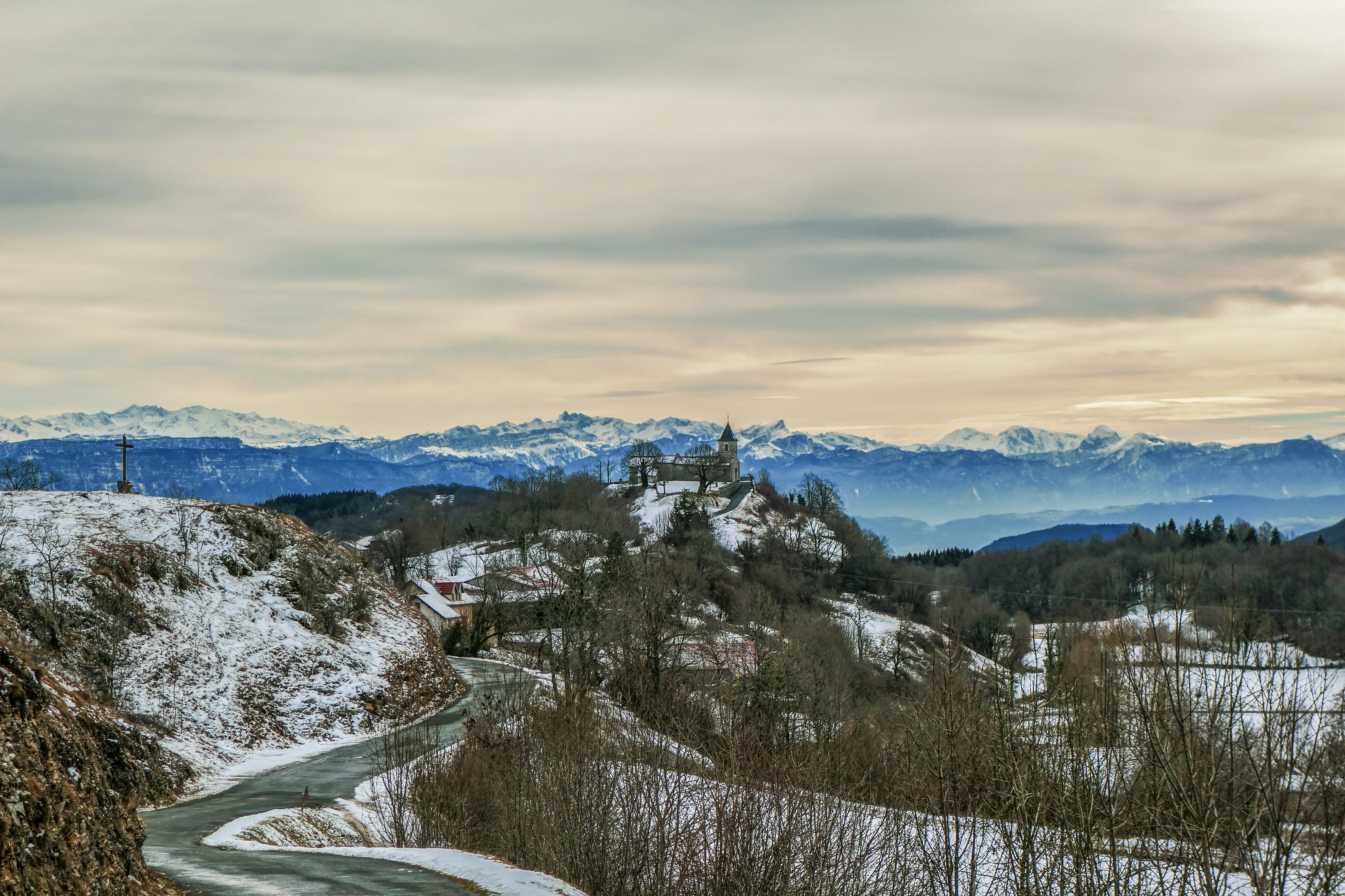 Bugey Photos | Télécharger des images gratuites sur Unsplash