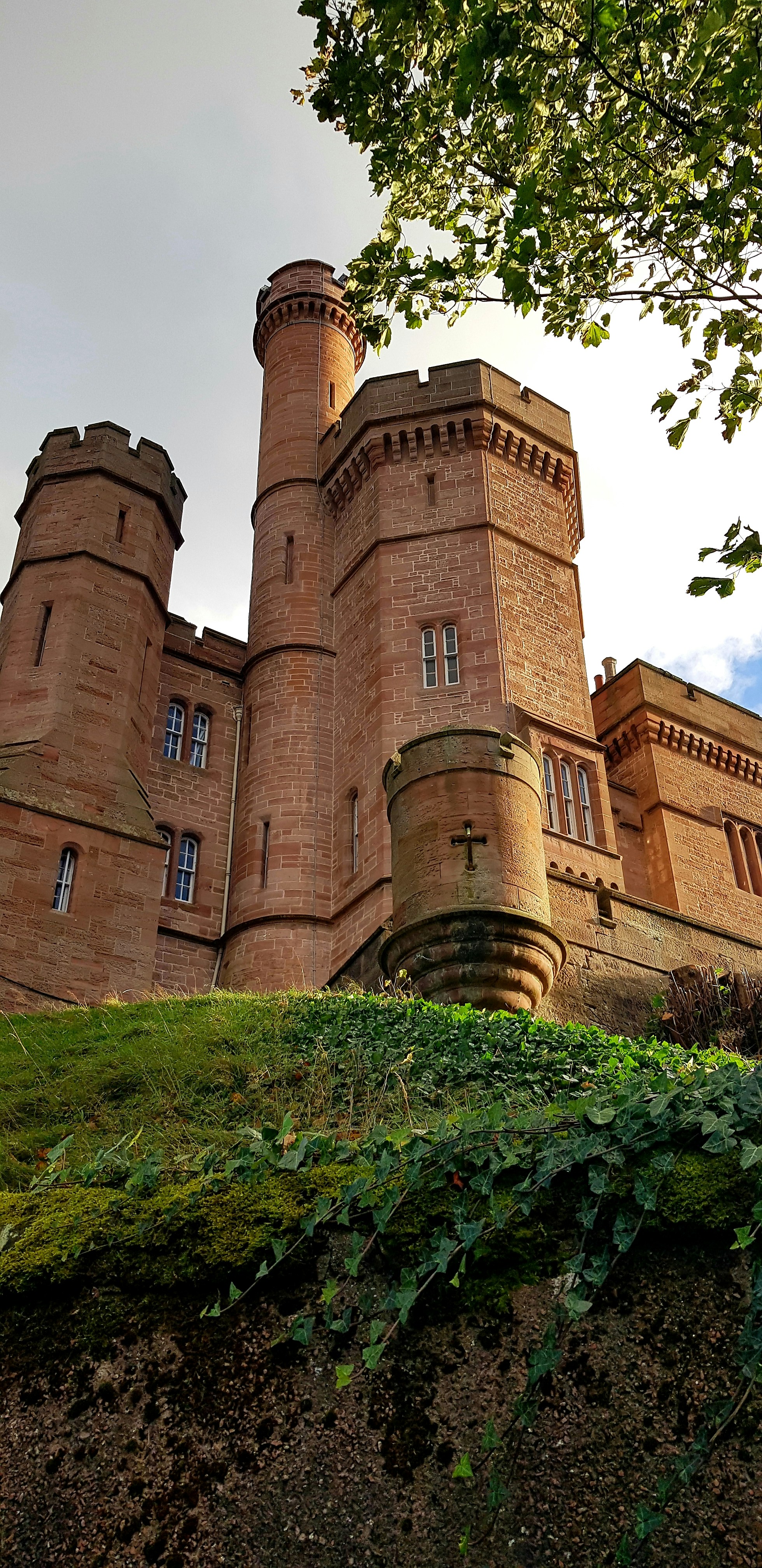 A large brick building with Pickle Barrel House photo – Free Castle ...