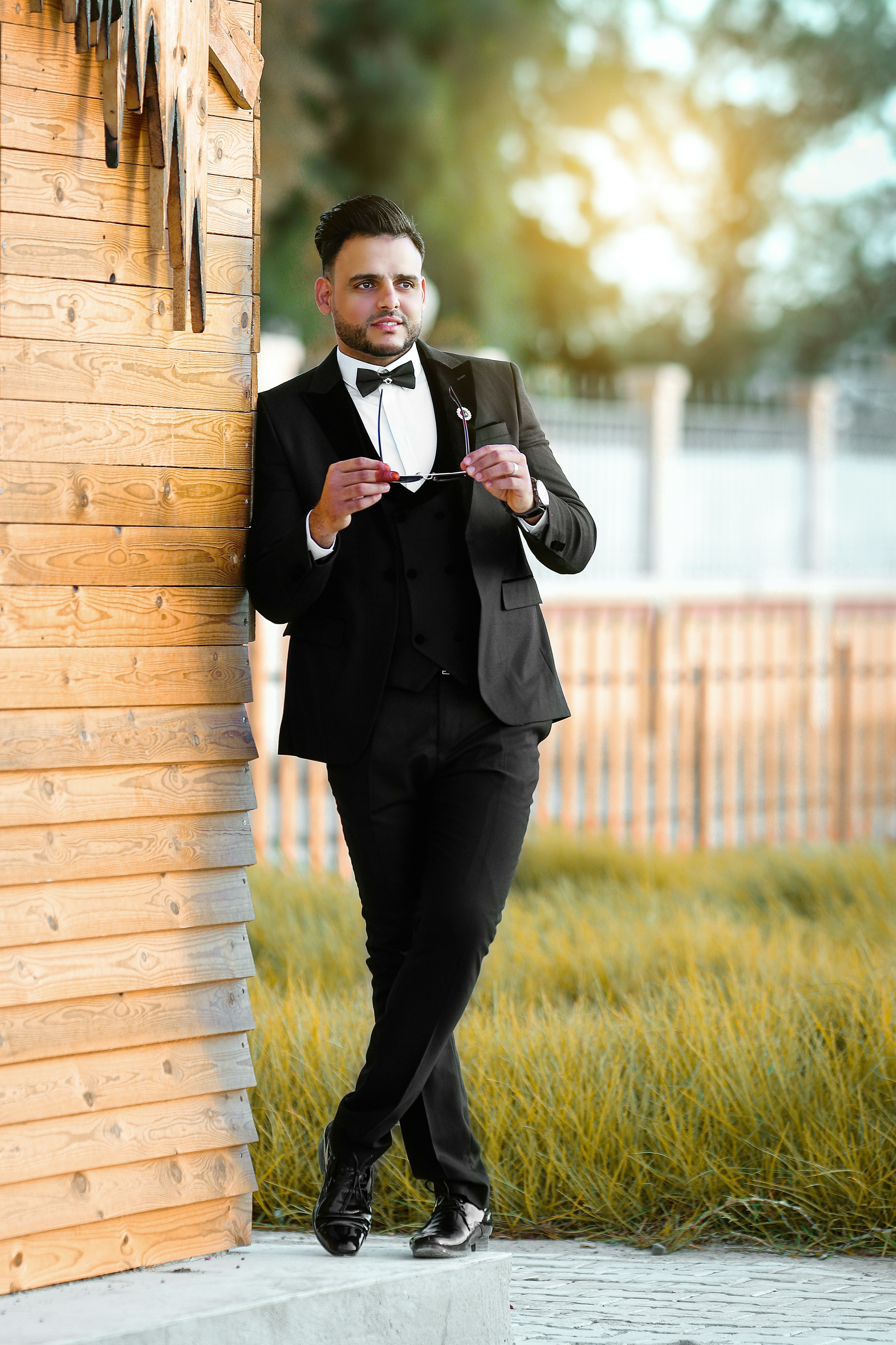 A man in a tuxedo photo – Free Man Image on Unsplash