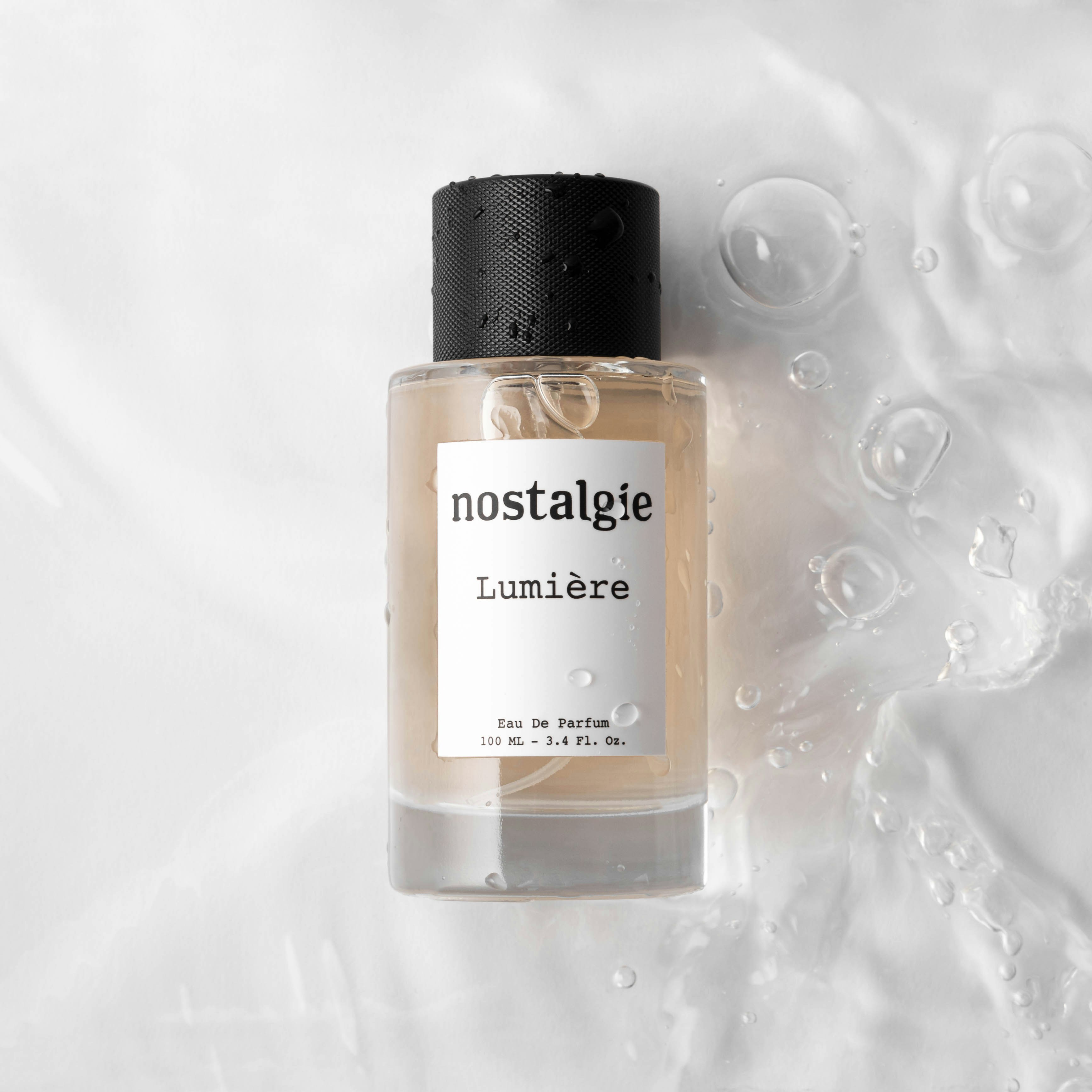 A bottle of perfume photo – Free Perfume Image on Unsplash