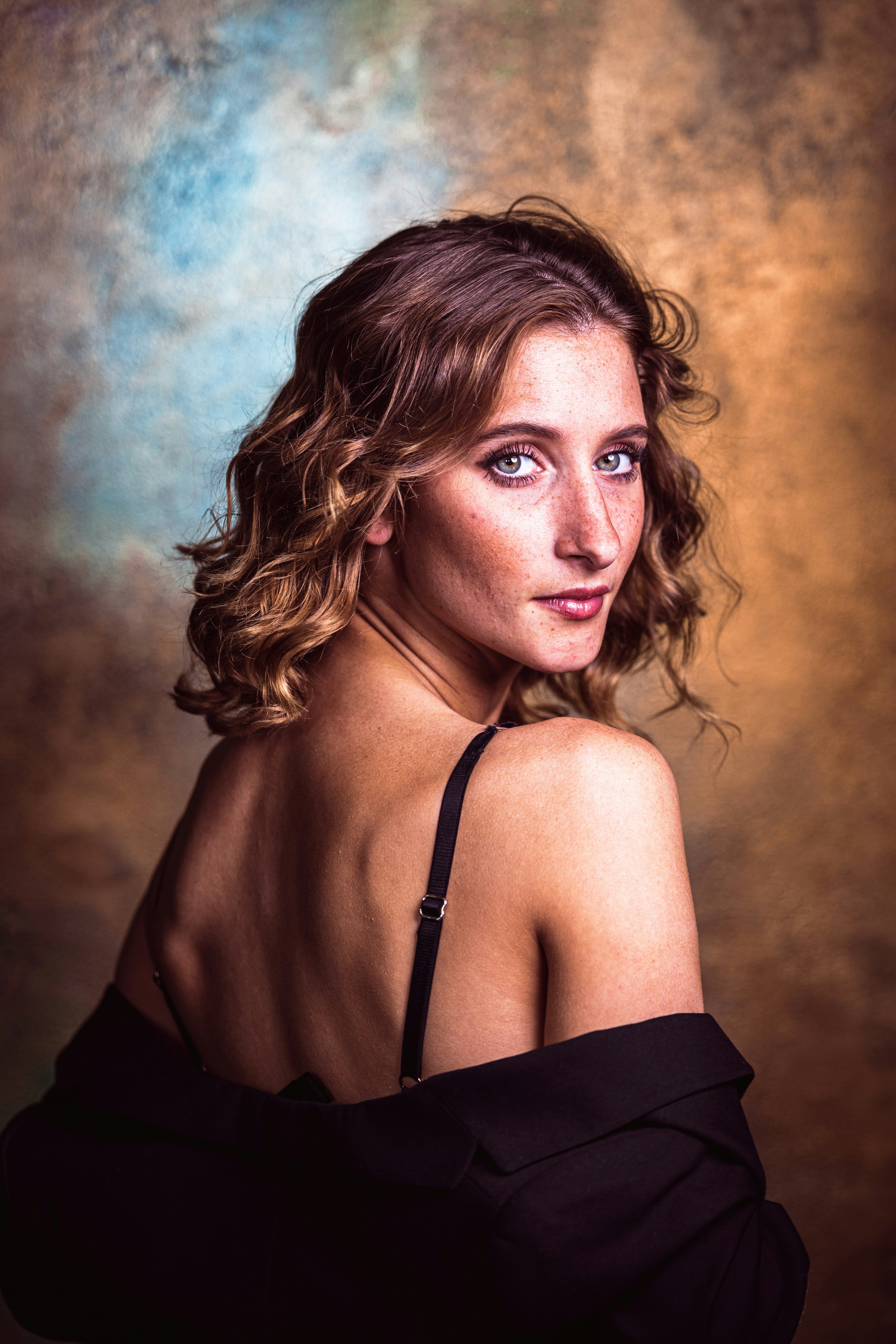 30,000+ Studio Portrait Pictures | Download Free Images on Unsplash