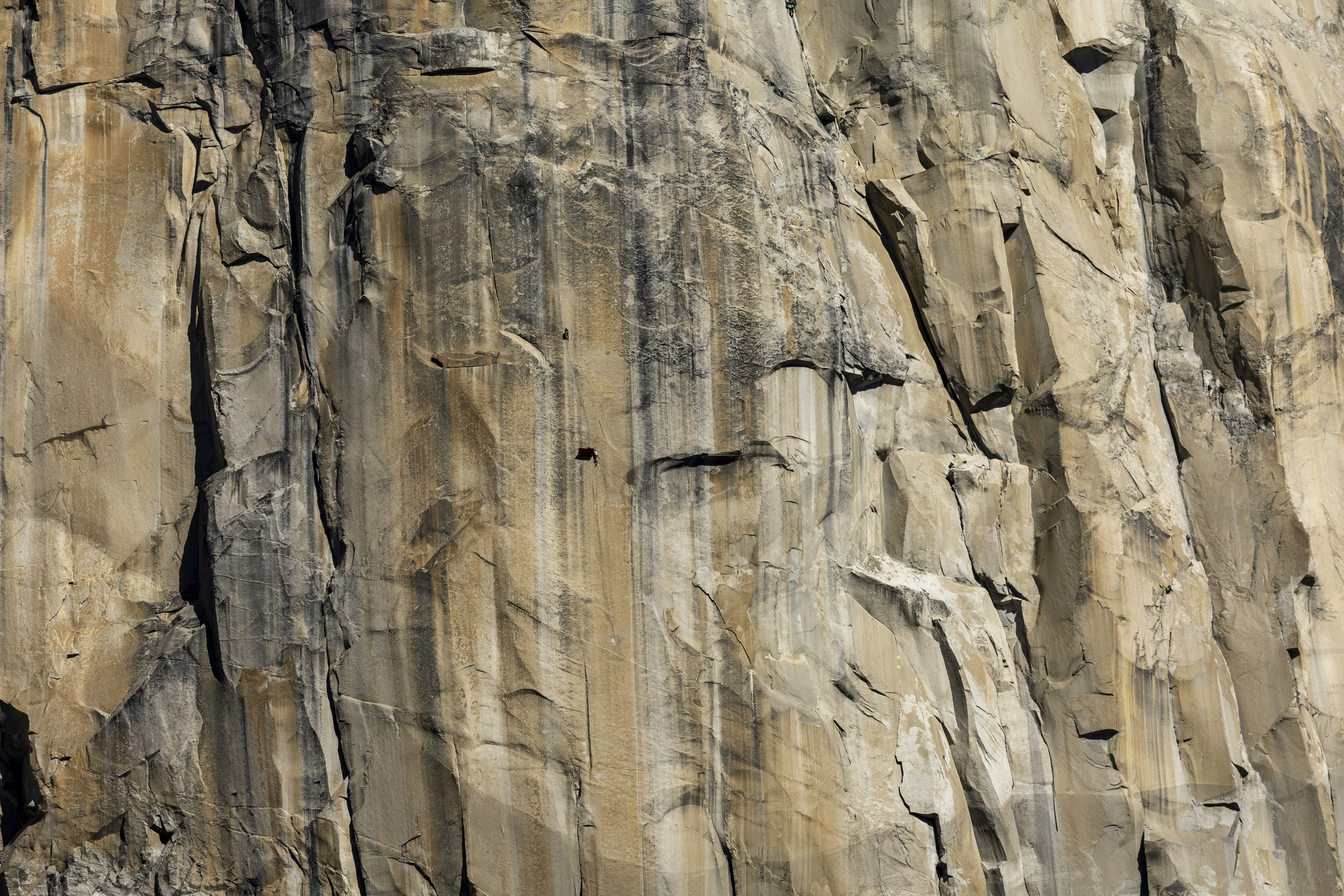 A rocky cliff side photo – Free Yosemite national park Image on Unsplash