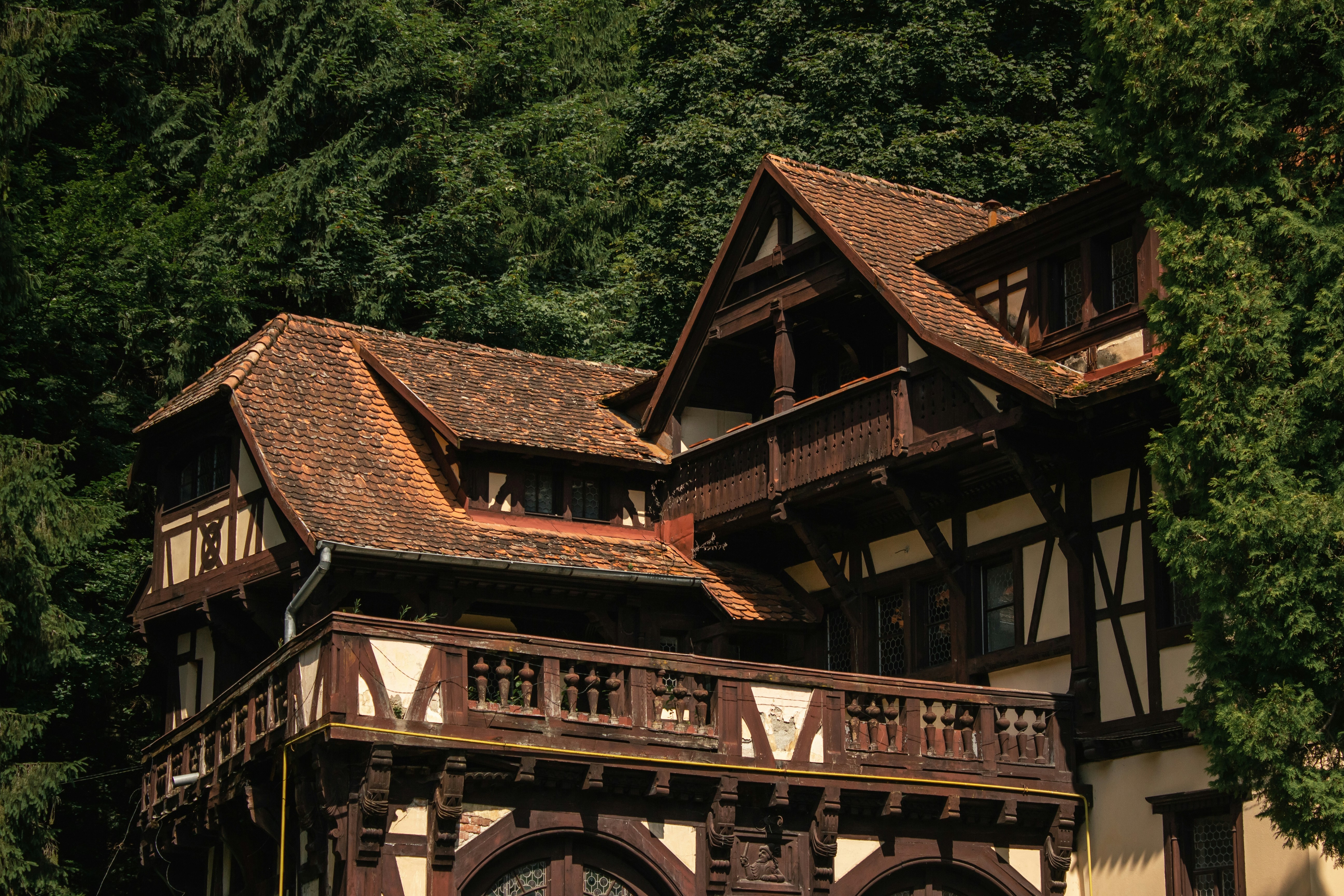 Medieval House Pictures | Download Free Images on Unsplash