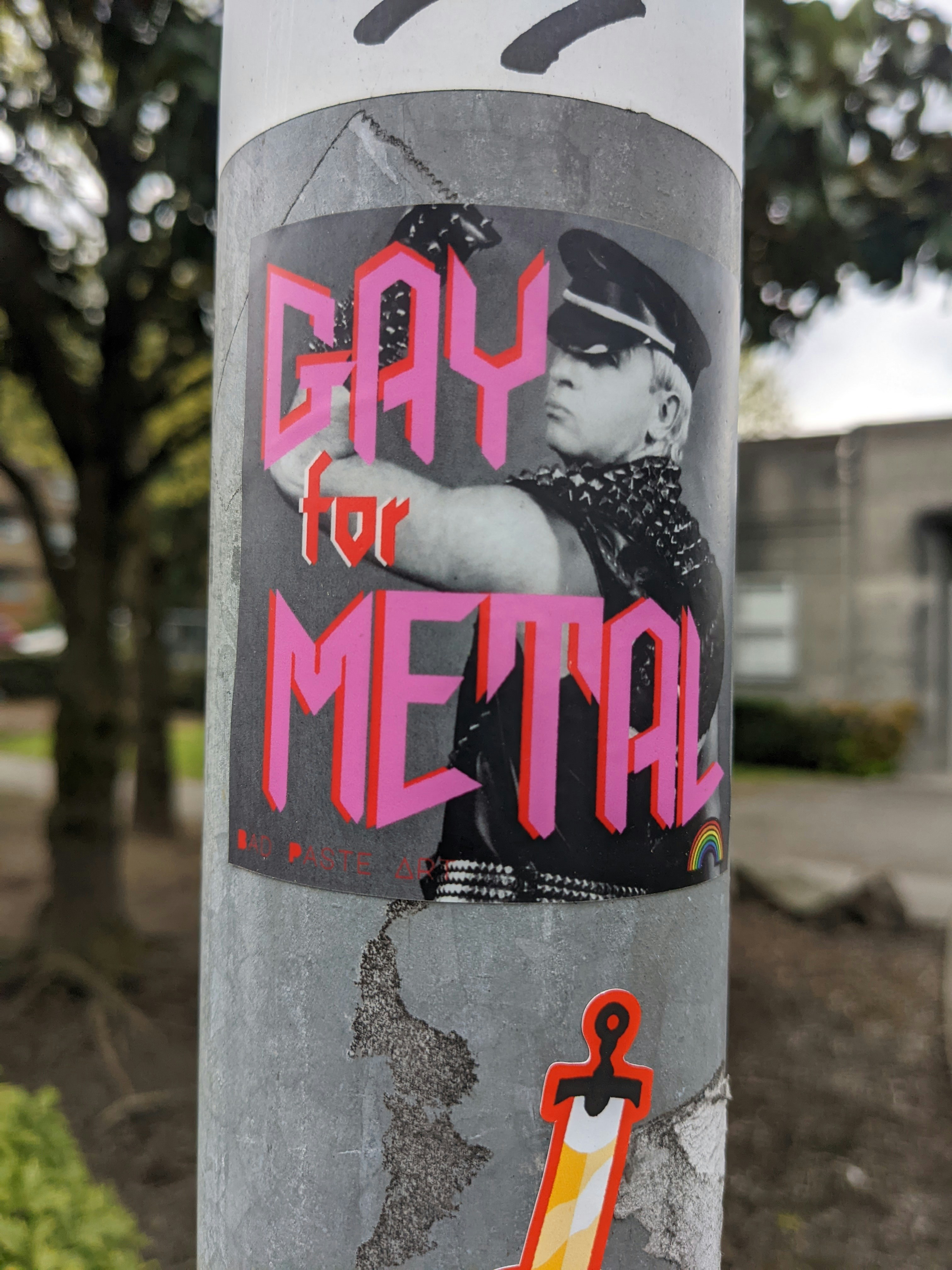 A sticker on a pole photo – Free Sticker Image on Unsplash