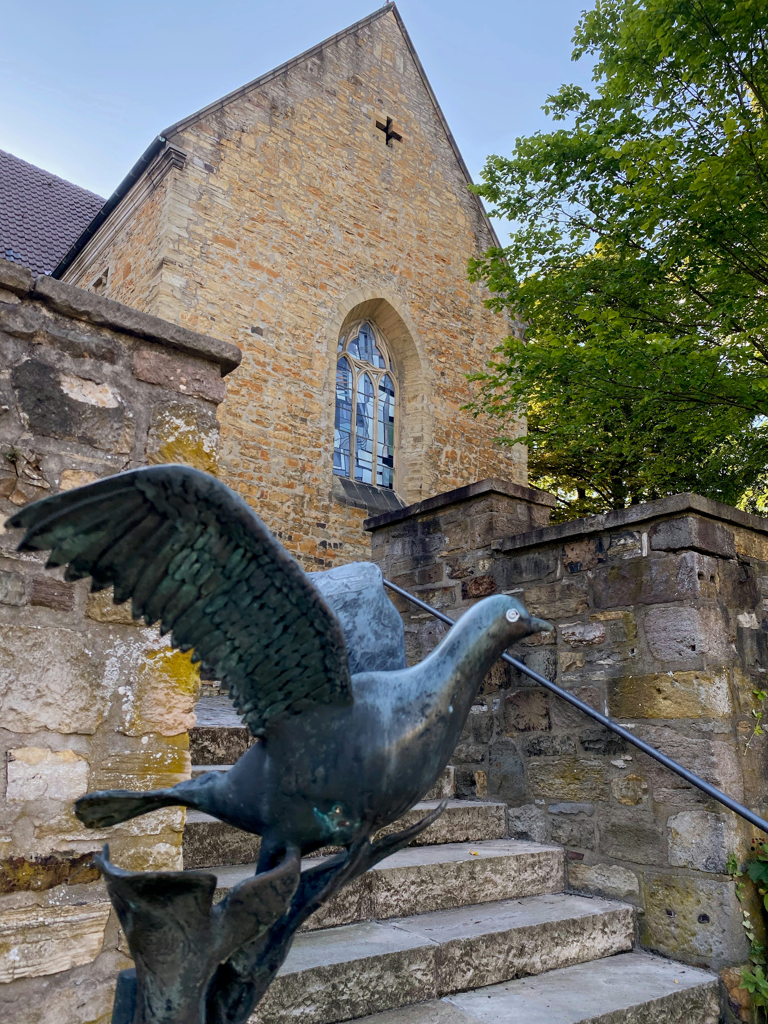 a statue of a bird