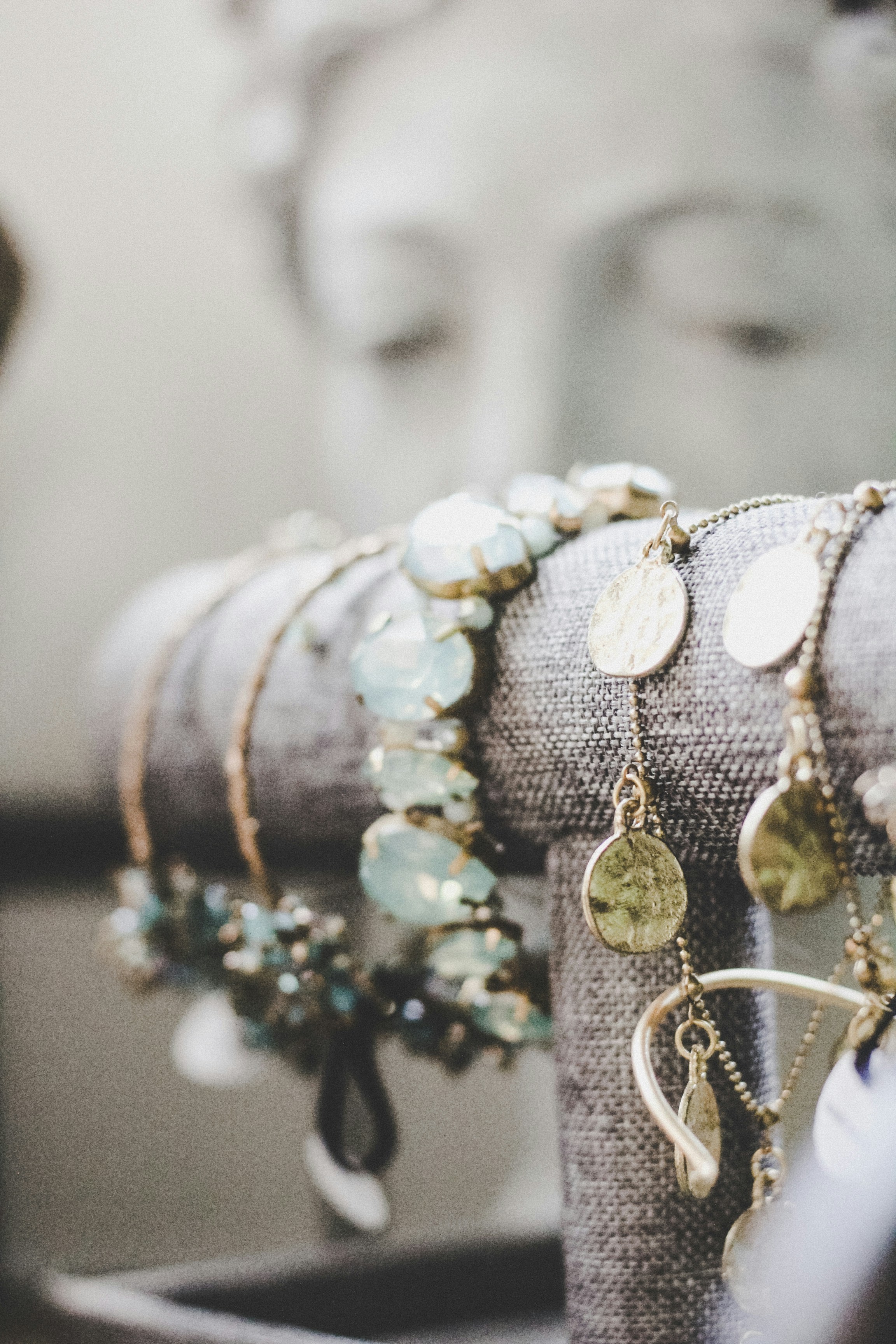 A close-up of a bracelet photo – Free Jewelry Image on Unsplash