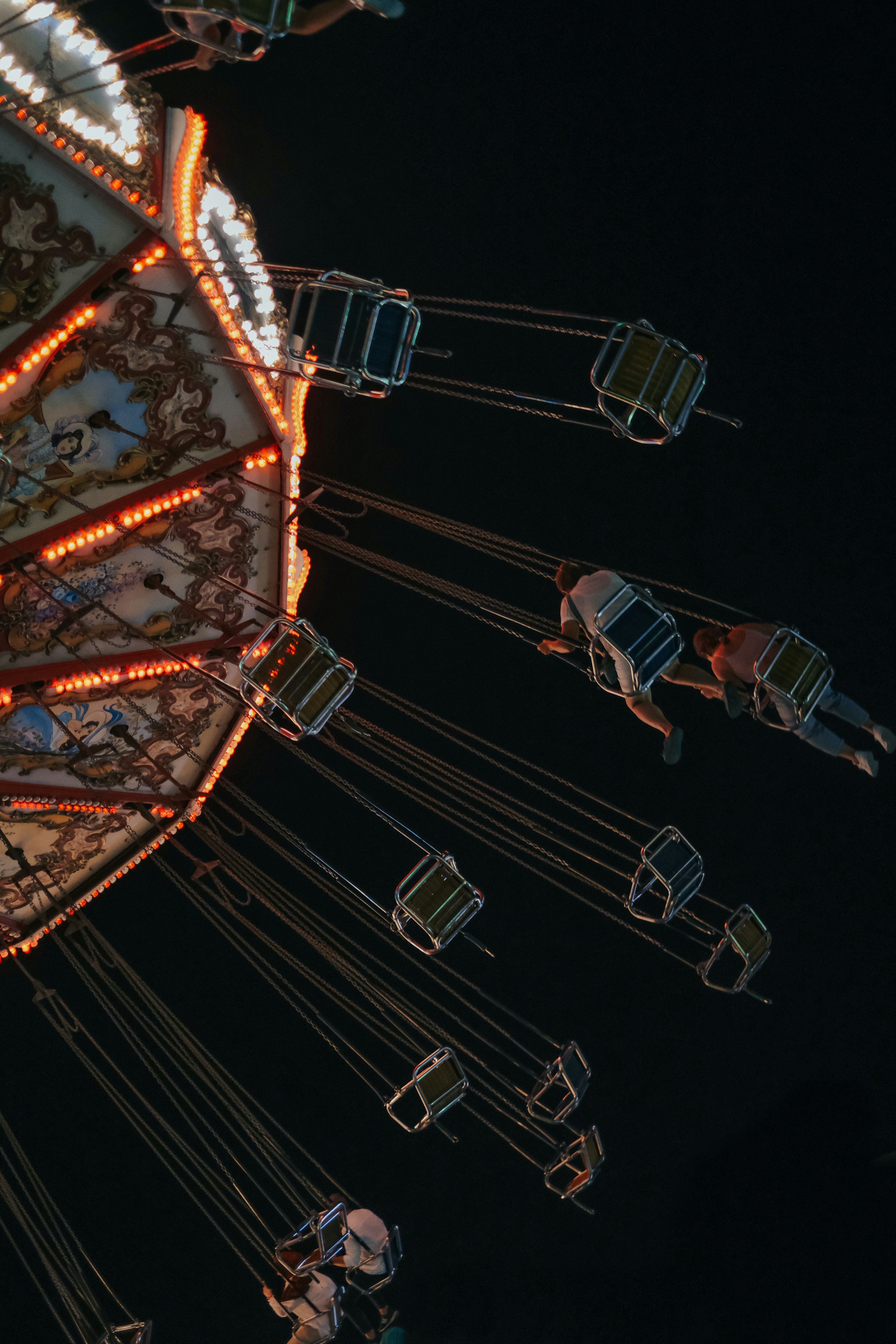 Un groupe de personnes en balade photo – Photo Fête foraine Gratuite ...