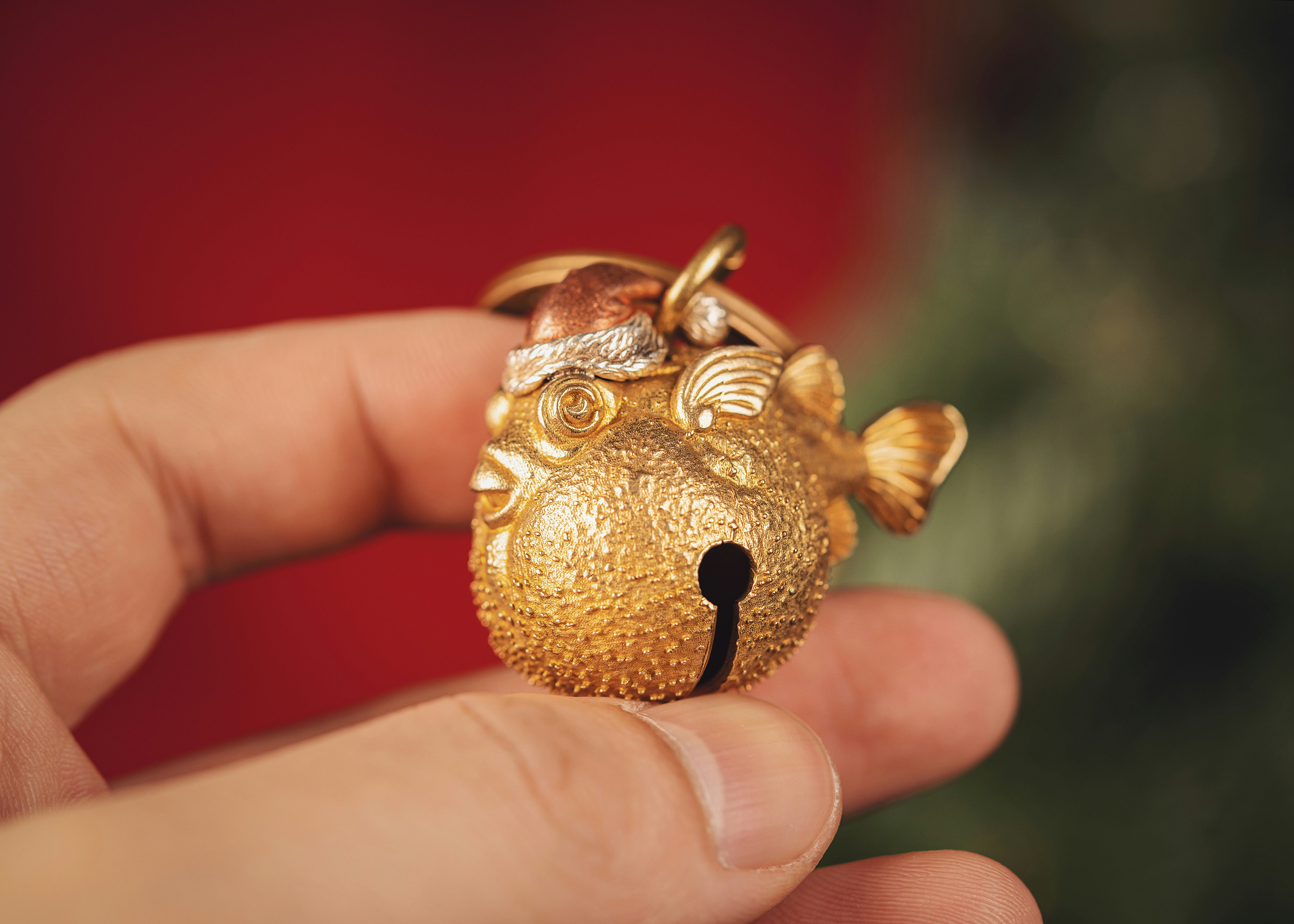 A hand holding a small brown animal photo – Free Accessories Image on ...