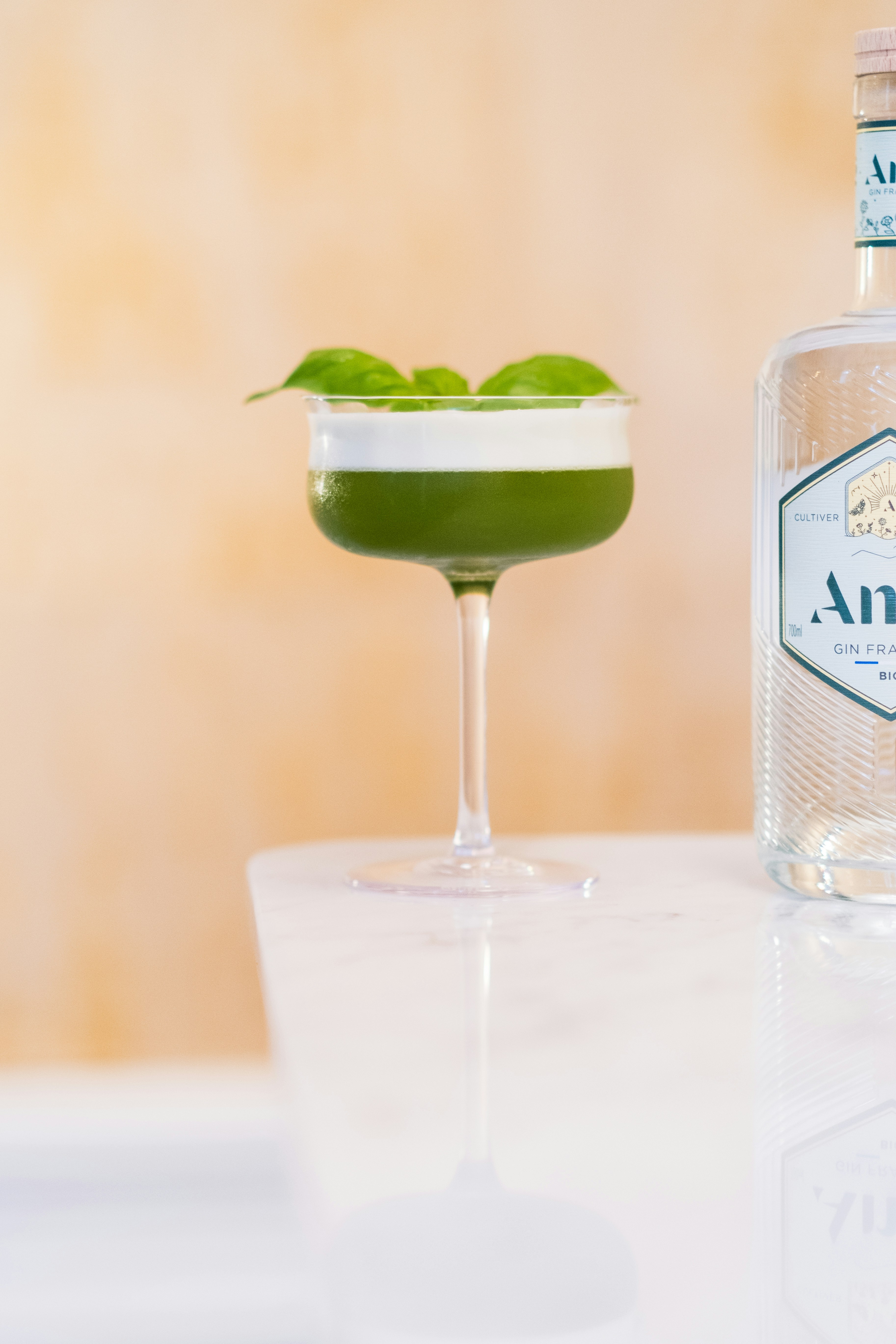 Green Cocktail at the Bar: A Minty Moment with Gin