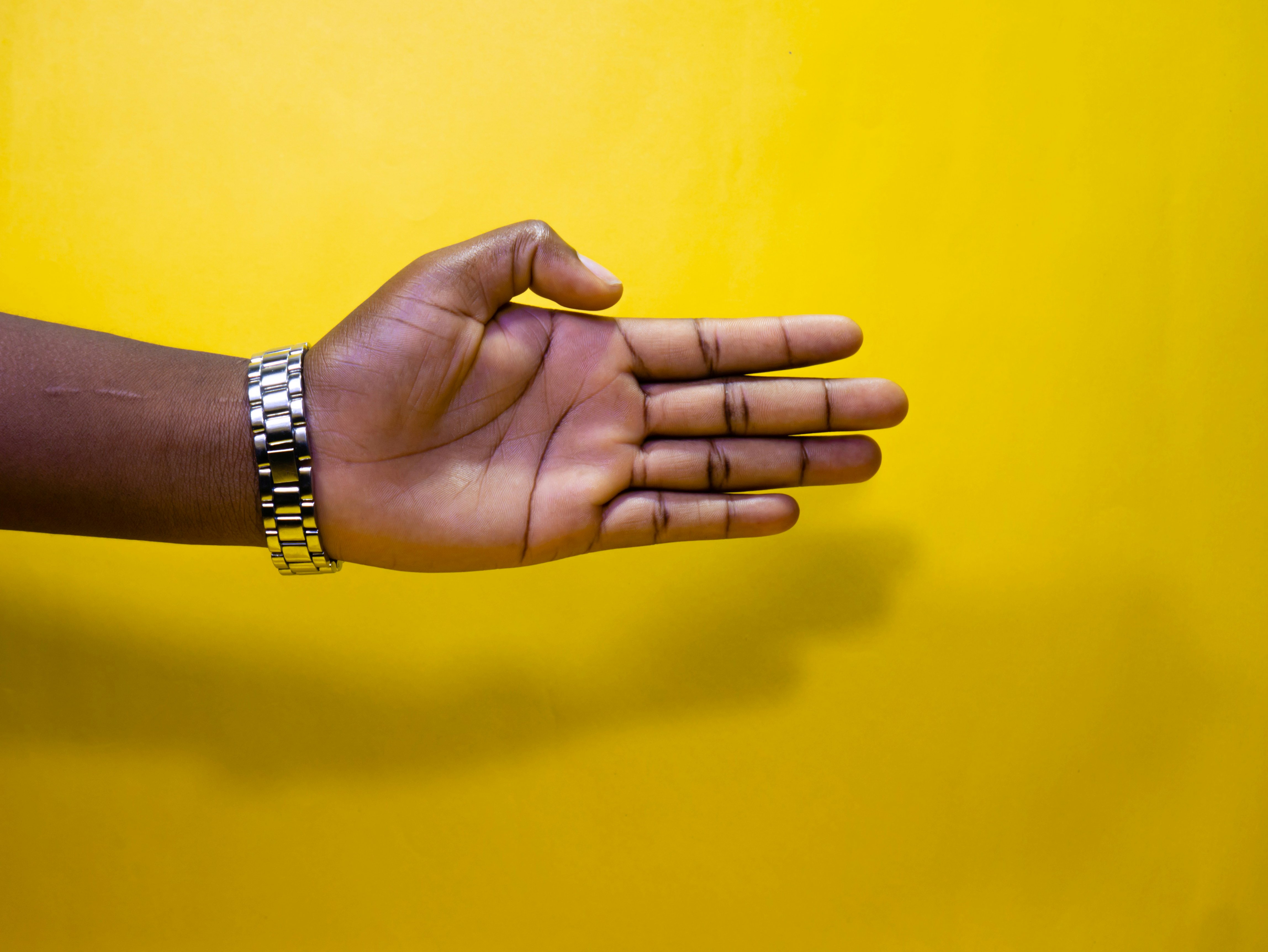 A close-up of hands shaking photo – Free Hand Image on Unsplash