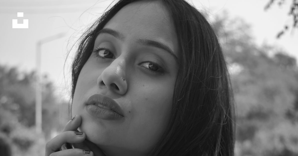 Foto Una Mujer Con La Mano En La Cara Imagen Persona Gratis En Unsplash