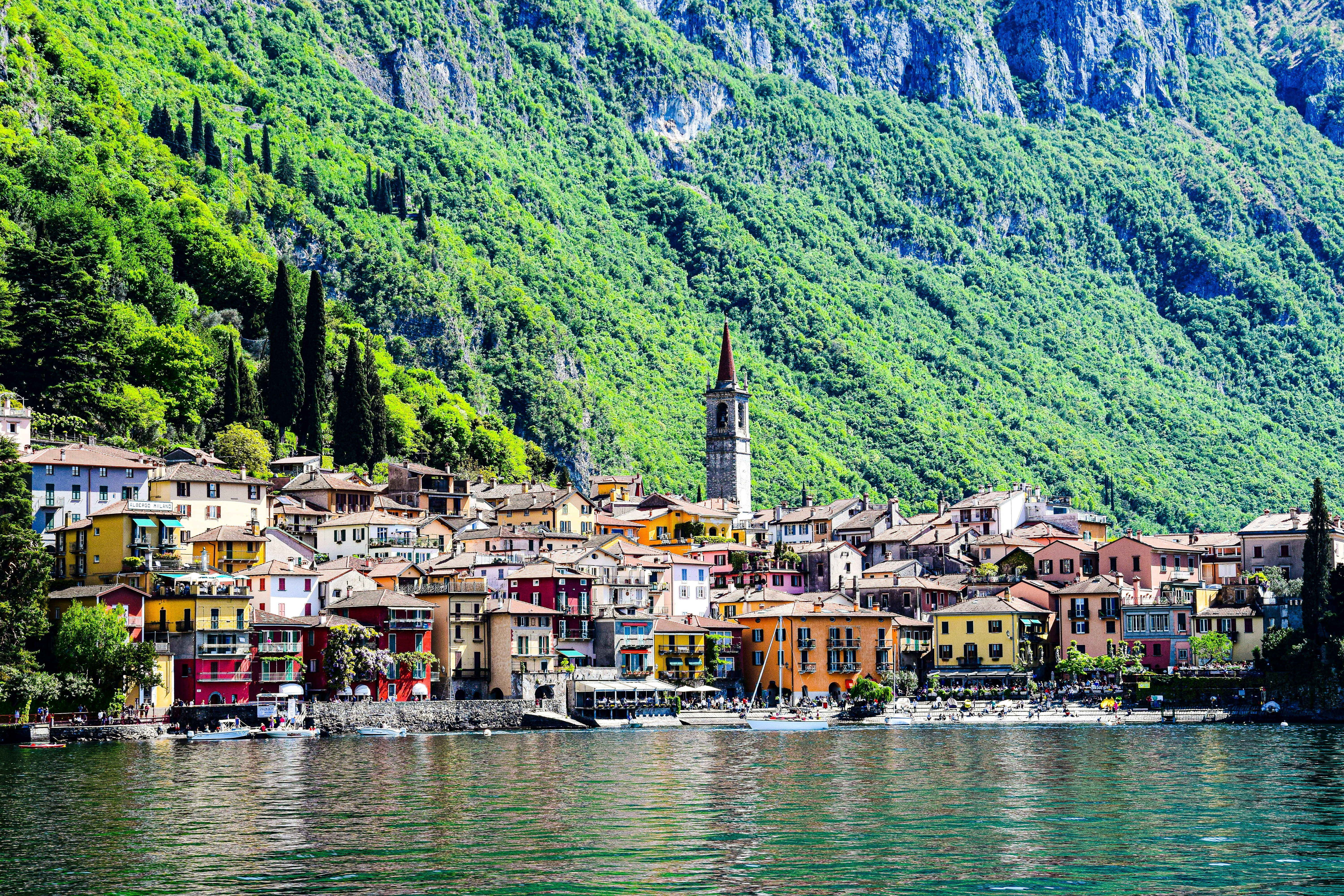 A town on the water photo – Free Italy Image on Unsplash