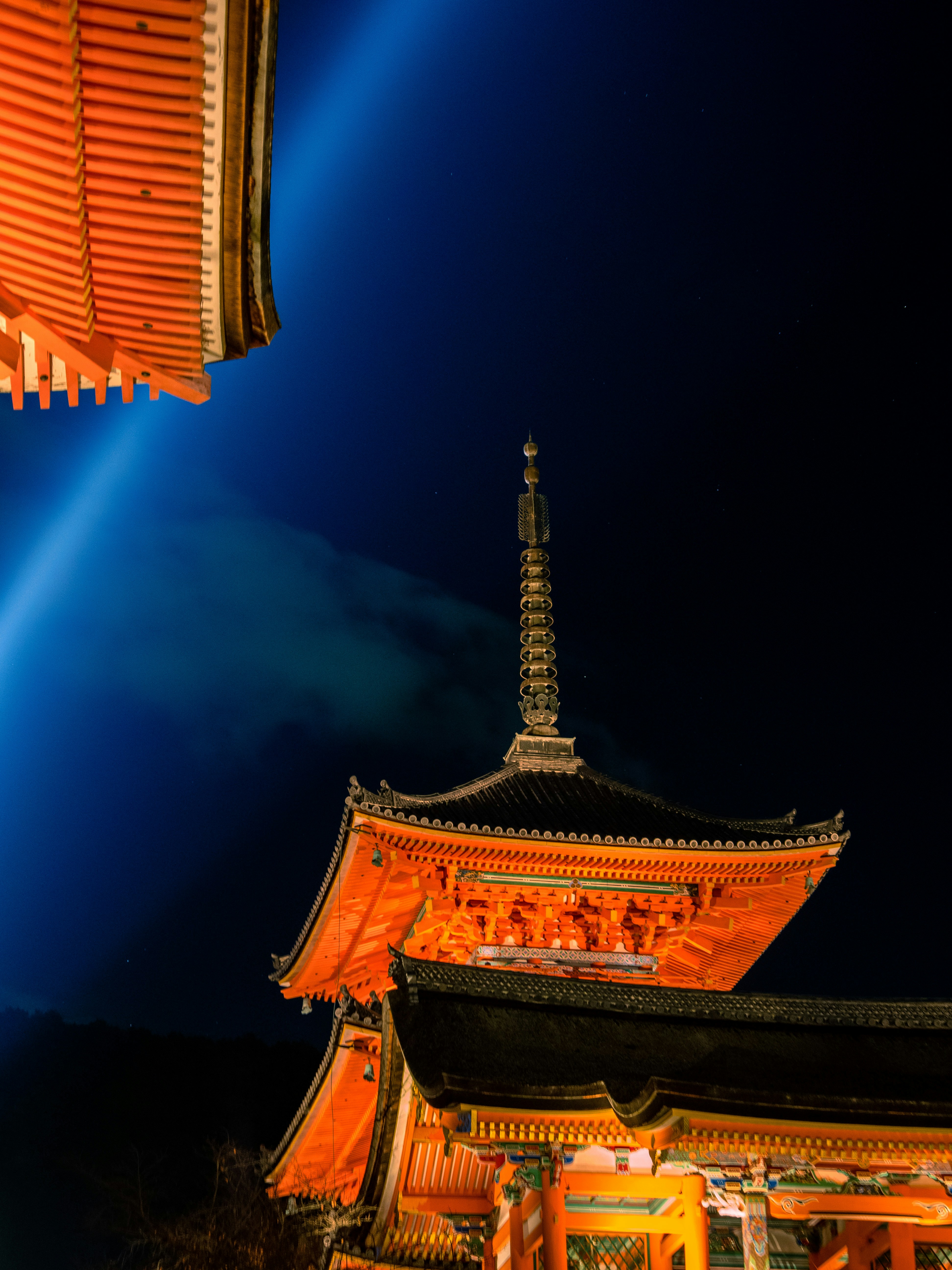 Night at the Lantern Pagoda: A Low-Angle Gaze into Red-Highlighted Rooflines