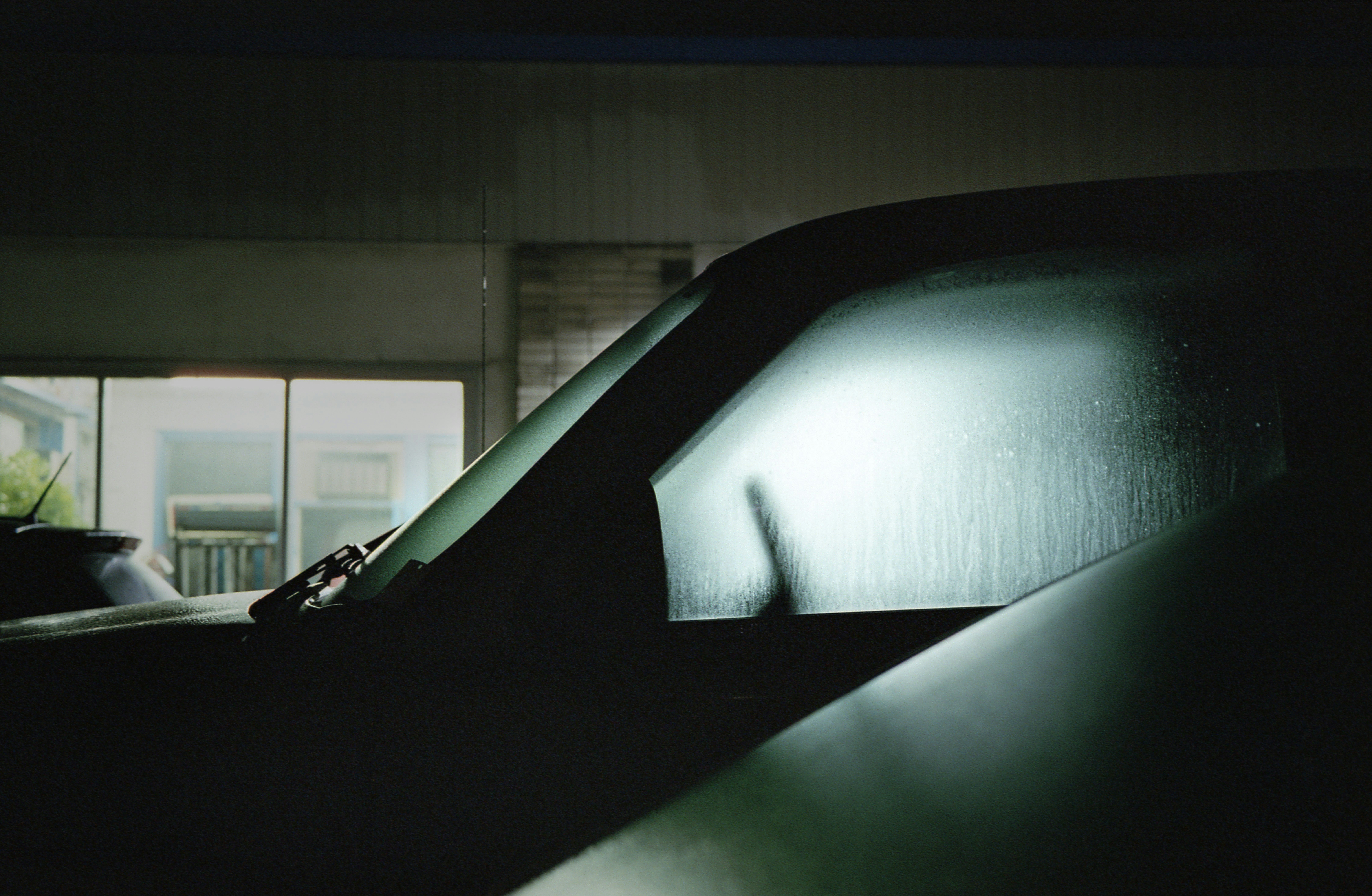 A room with a large window photo – Free Nifty fifty Image on Unsplash