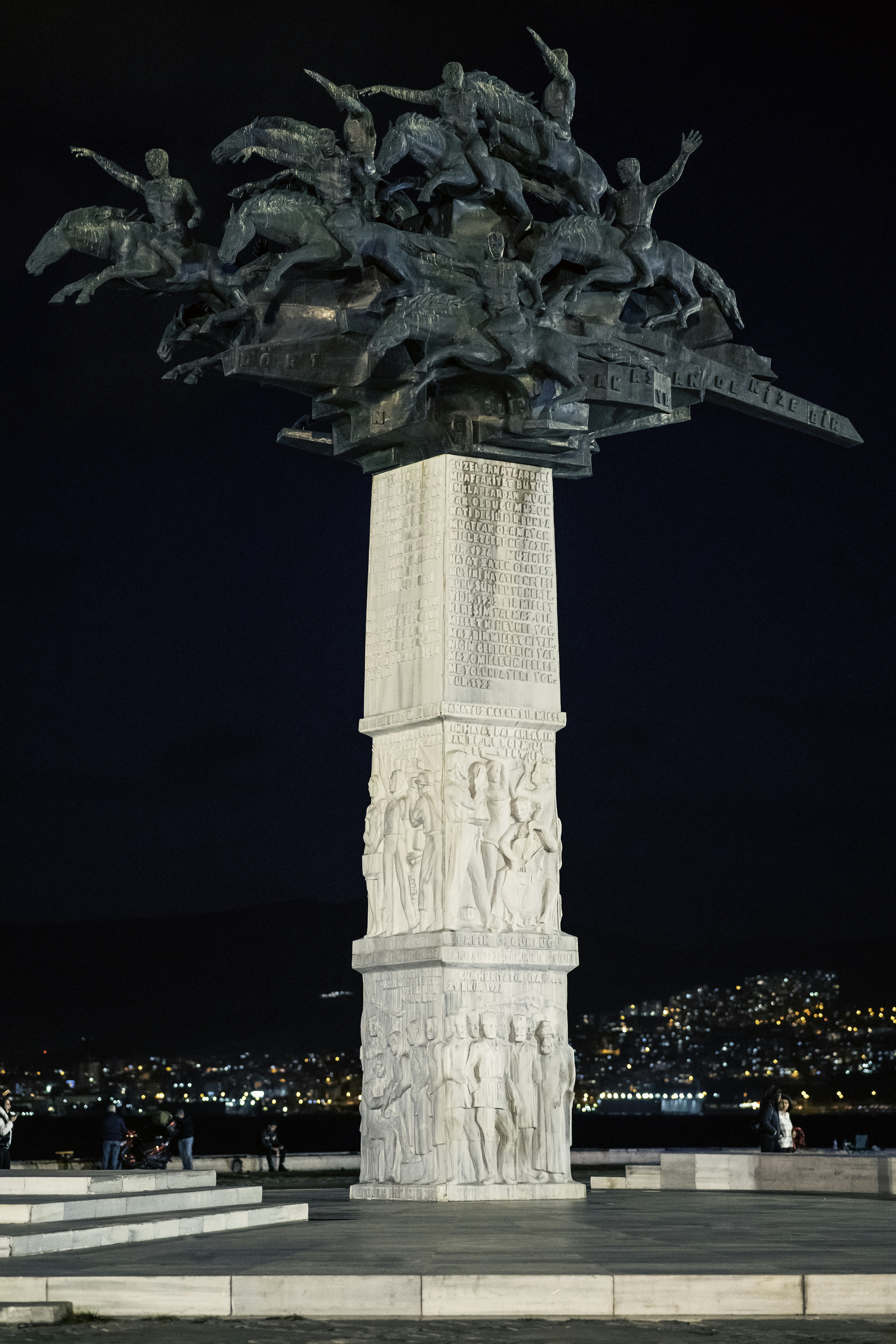 A large stone monument photo – Free İzmir Image on Unsplash