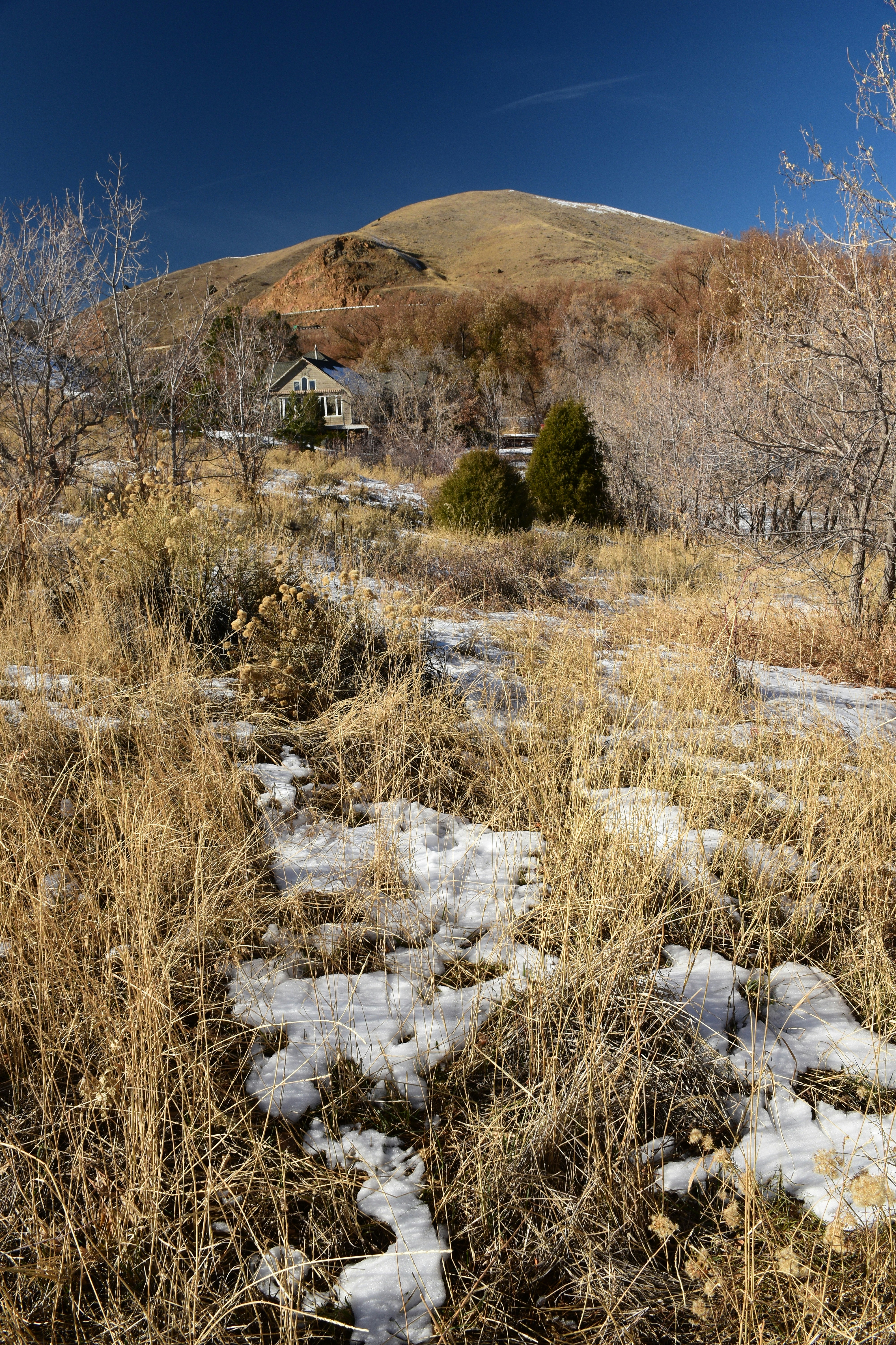 A house in the distance photo – Free Co Image on Unsplash