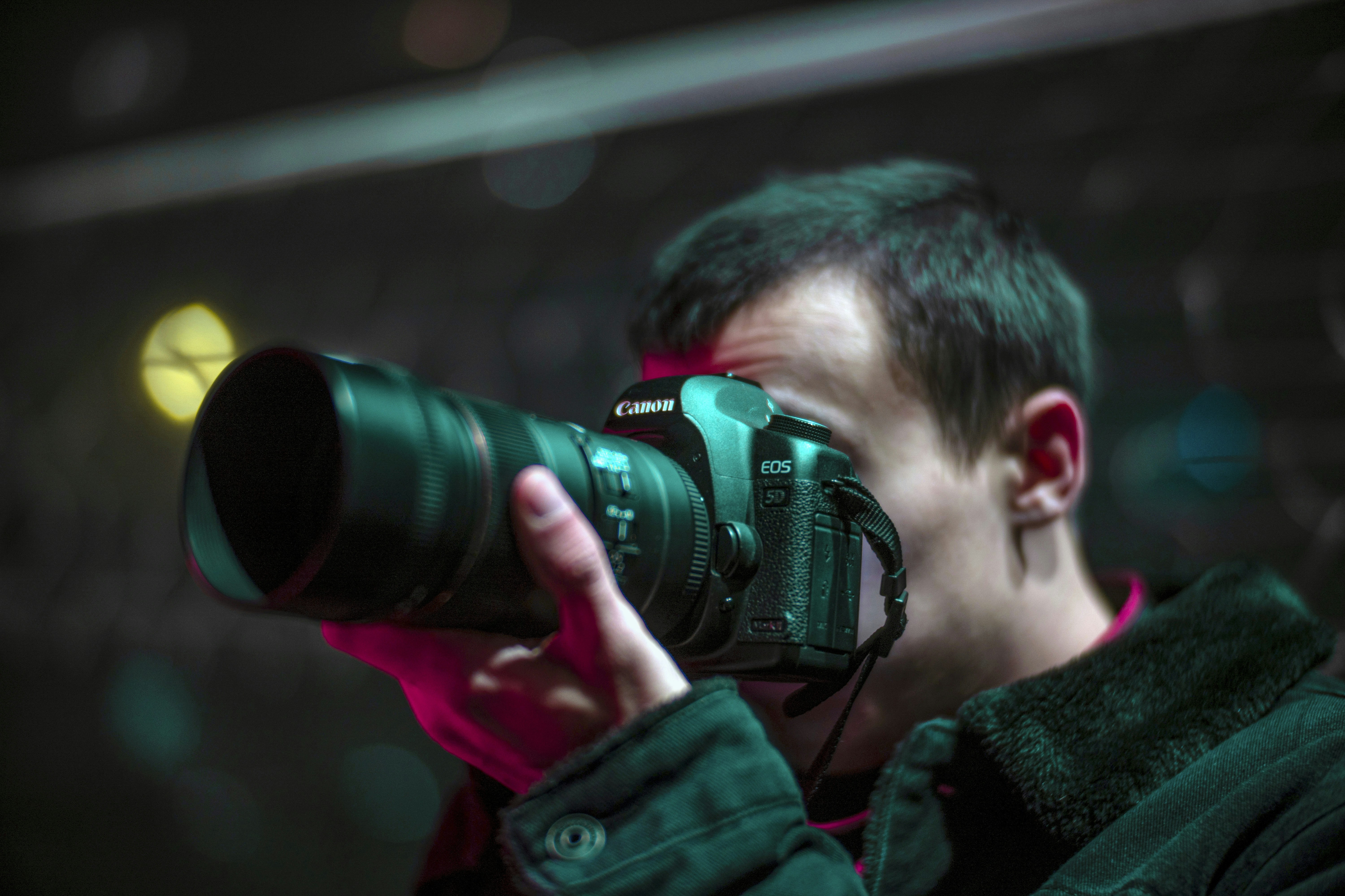 A person looking through a camera photo – Free Photoapparat Image on ...