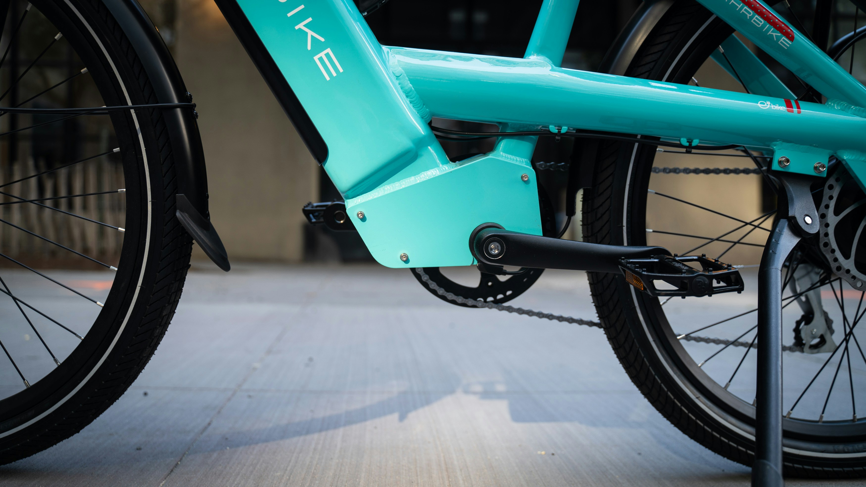 A bicycle with a blue frame photo – Free Ebikes Image on Unsplash