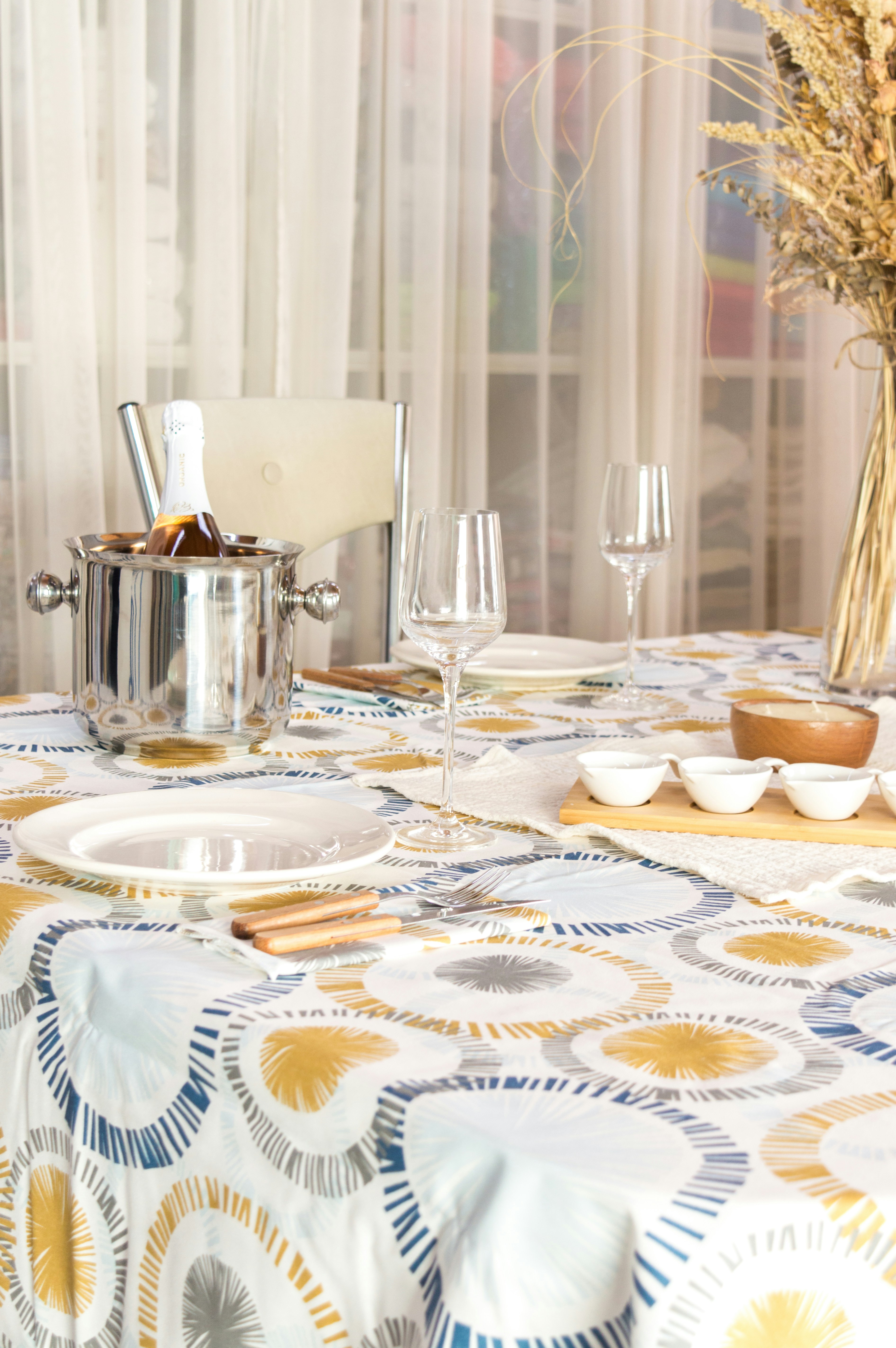 Toastful Table: Bottled Sparkle across a Sunlit Dinner