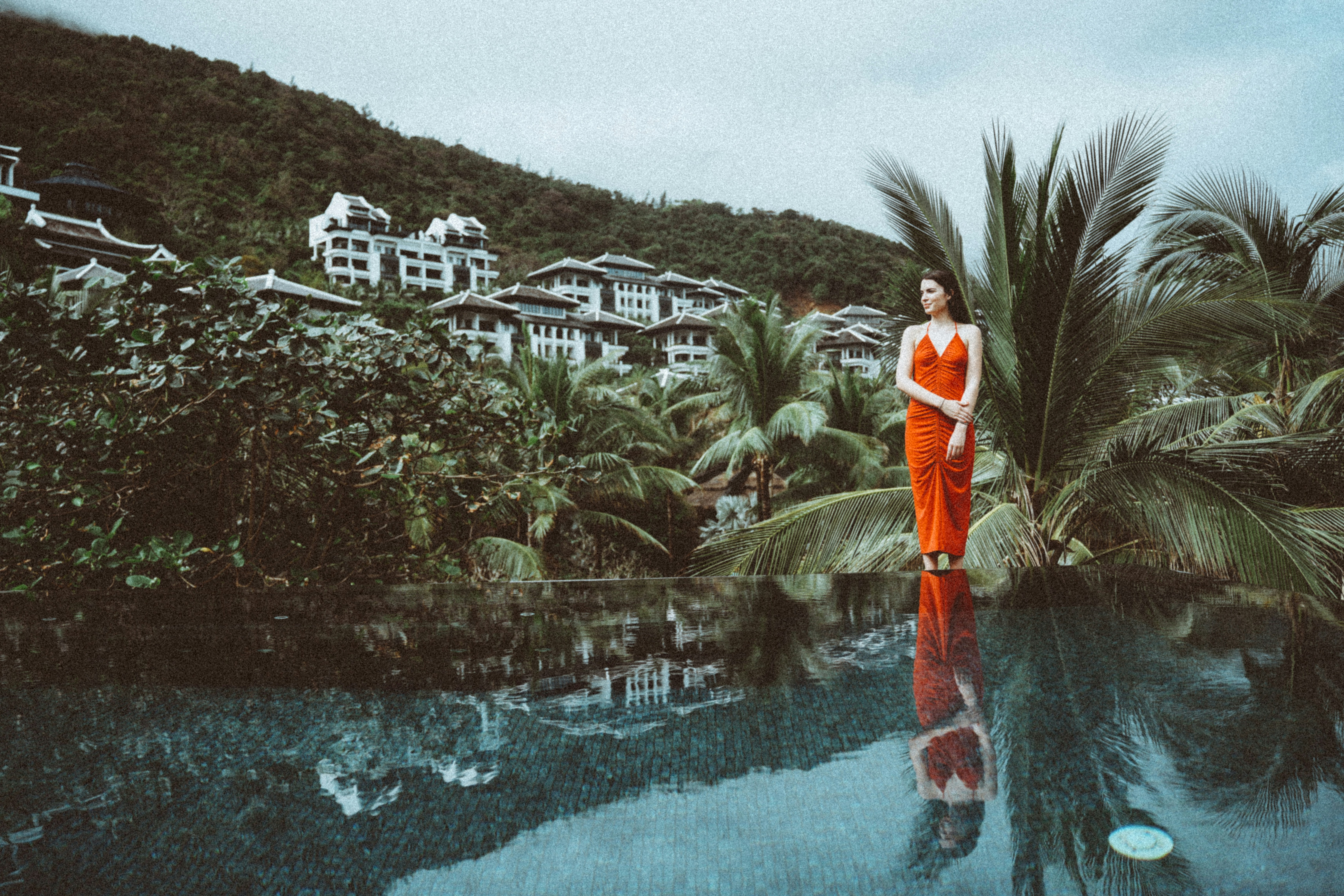 Foto zum Thema Eine Person, die in einem Pool steht – Kostenloses Bild ...