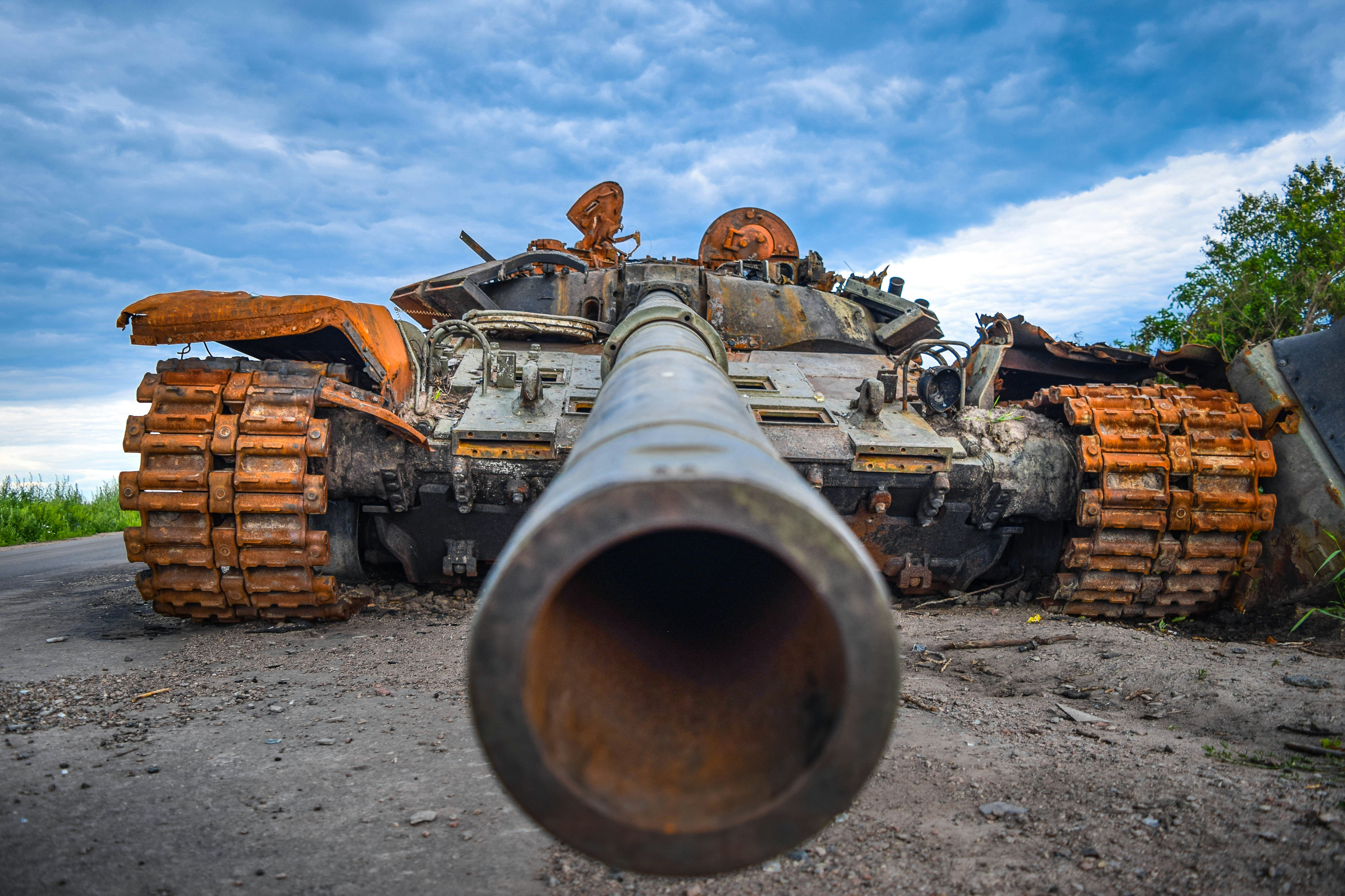 A large rusted out cannon photo – Free War Image on Unsplash