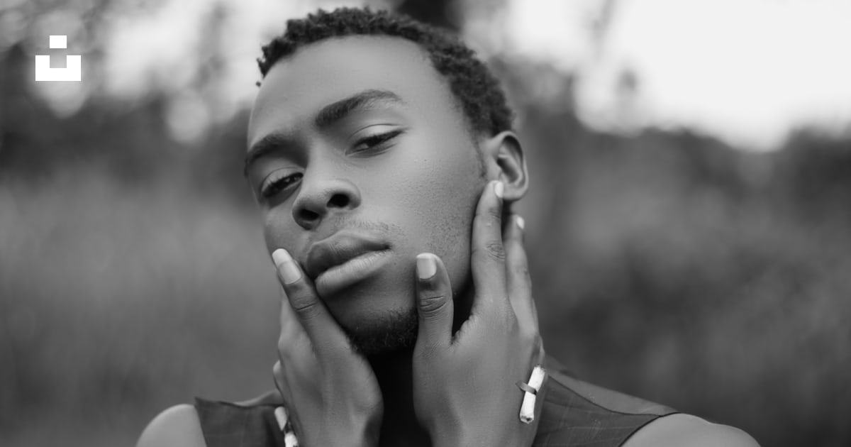 Foto Una Persona Con Las Manos En La Cara Imagen Kigali Gratis En