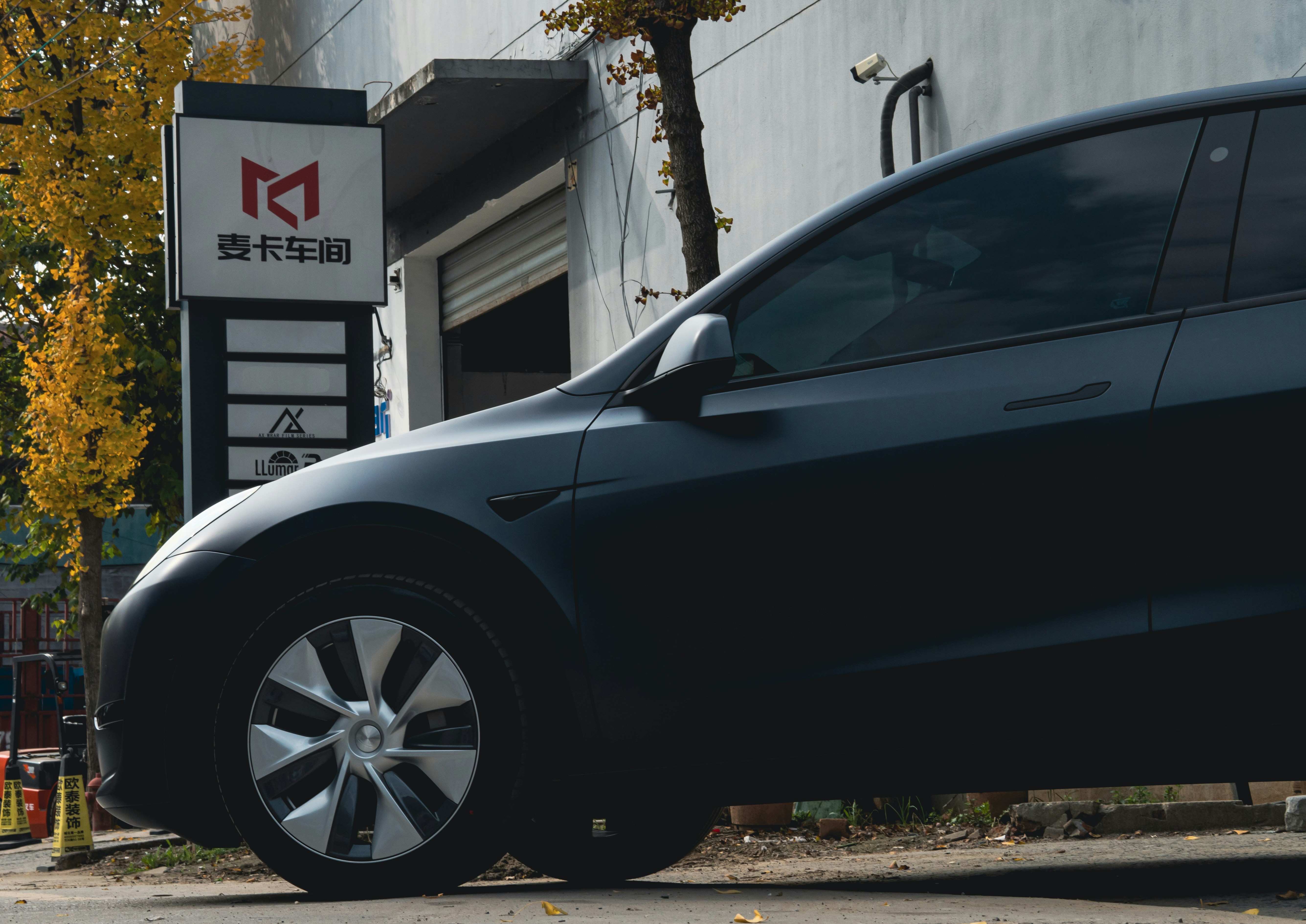 Urban Drive: A Quiet Moment with a Modern Companion