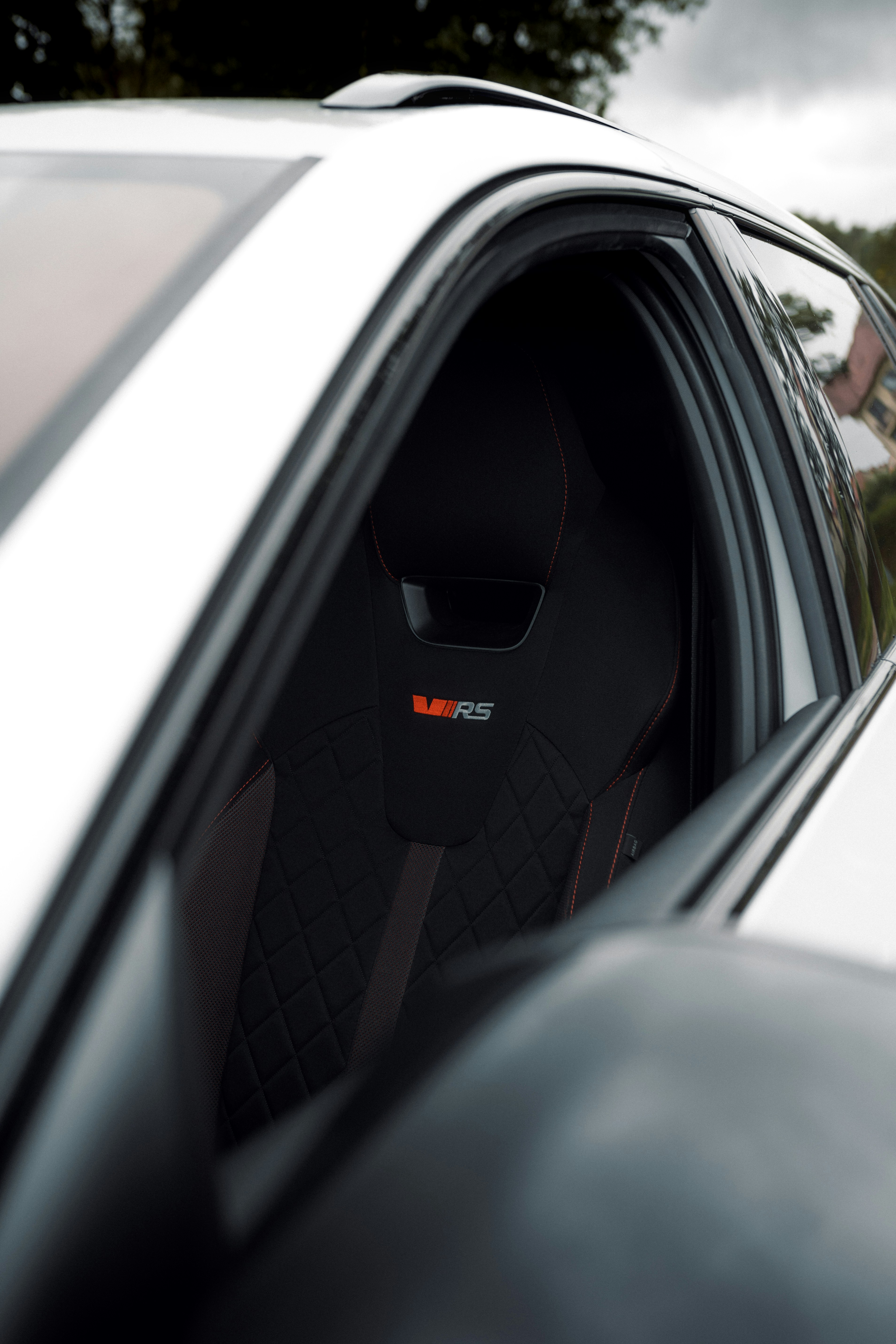 A car with a black screen photo – Free Skoda octavia Image on Unsplash