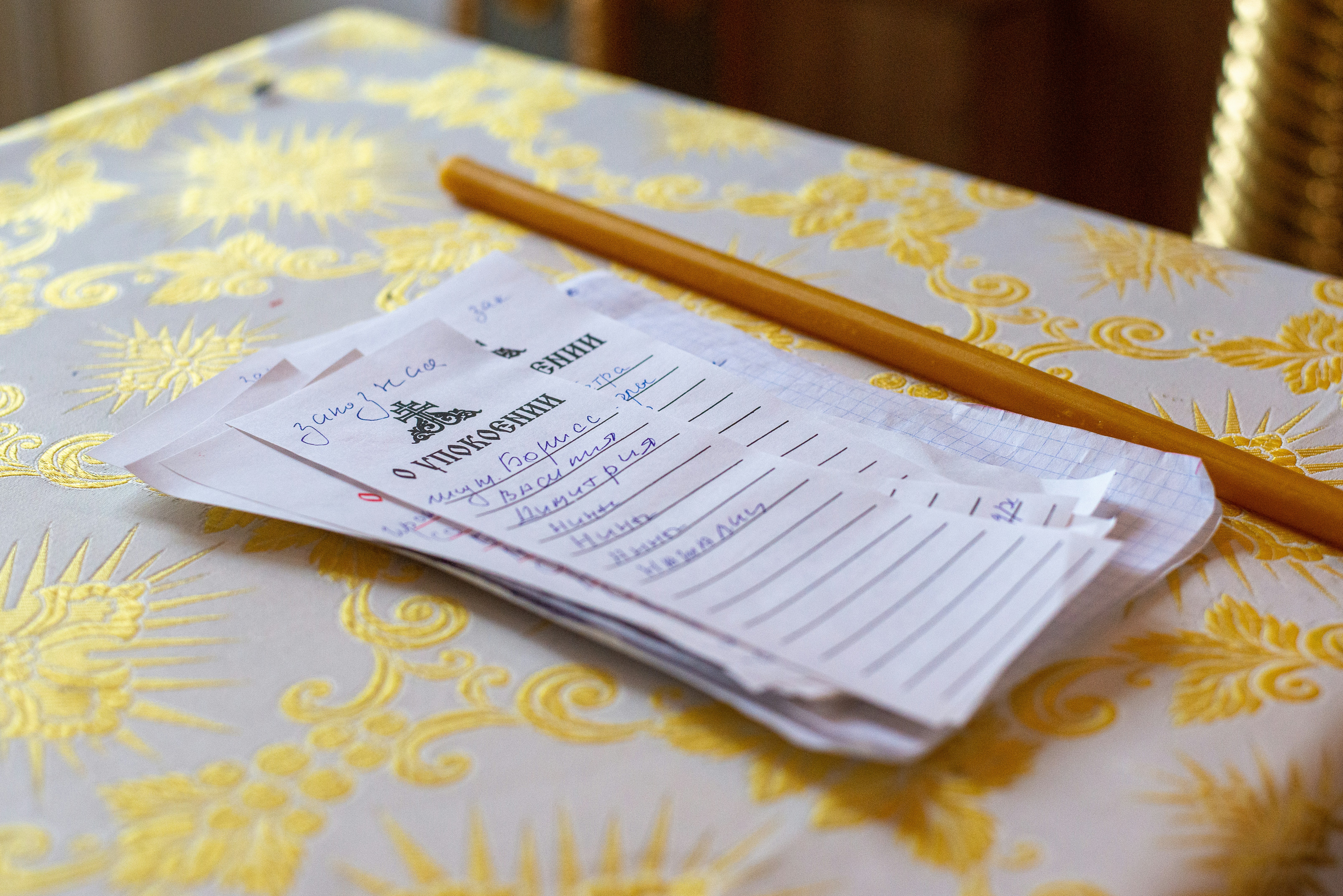 A pen on a piece of paper photo – Free Orthodox Image on Unsplash