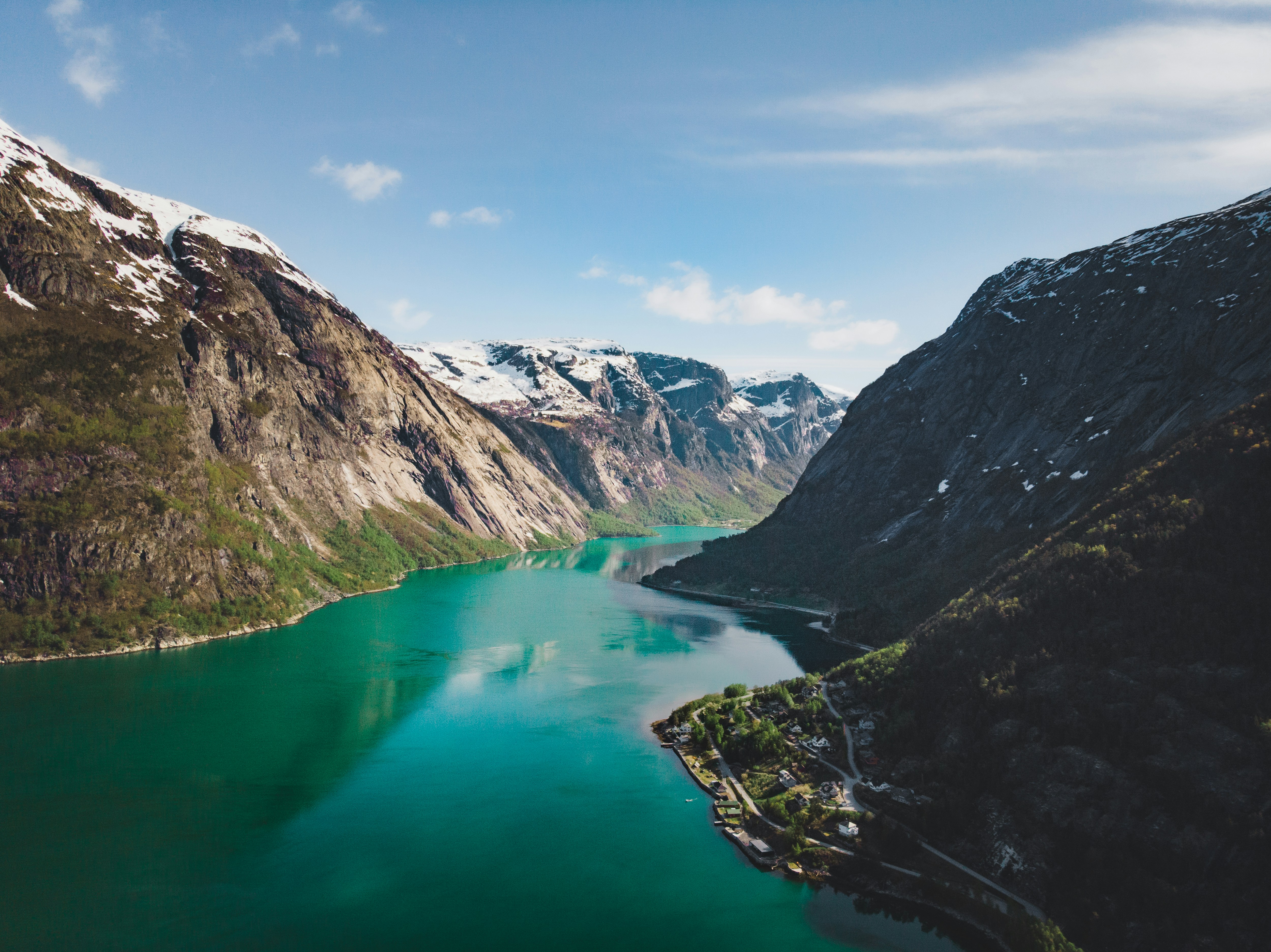 A river between mountains photo – Free Norway Image on Unsplash
