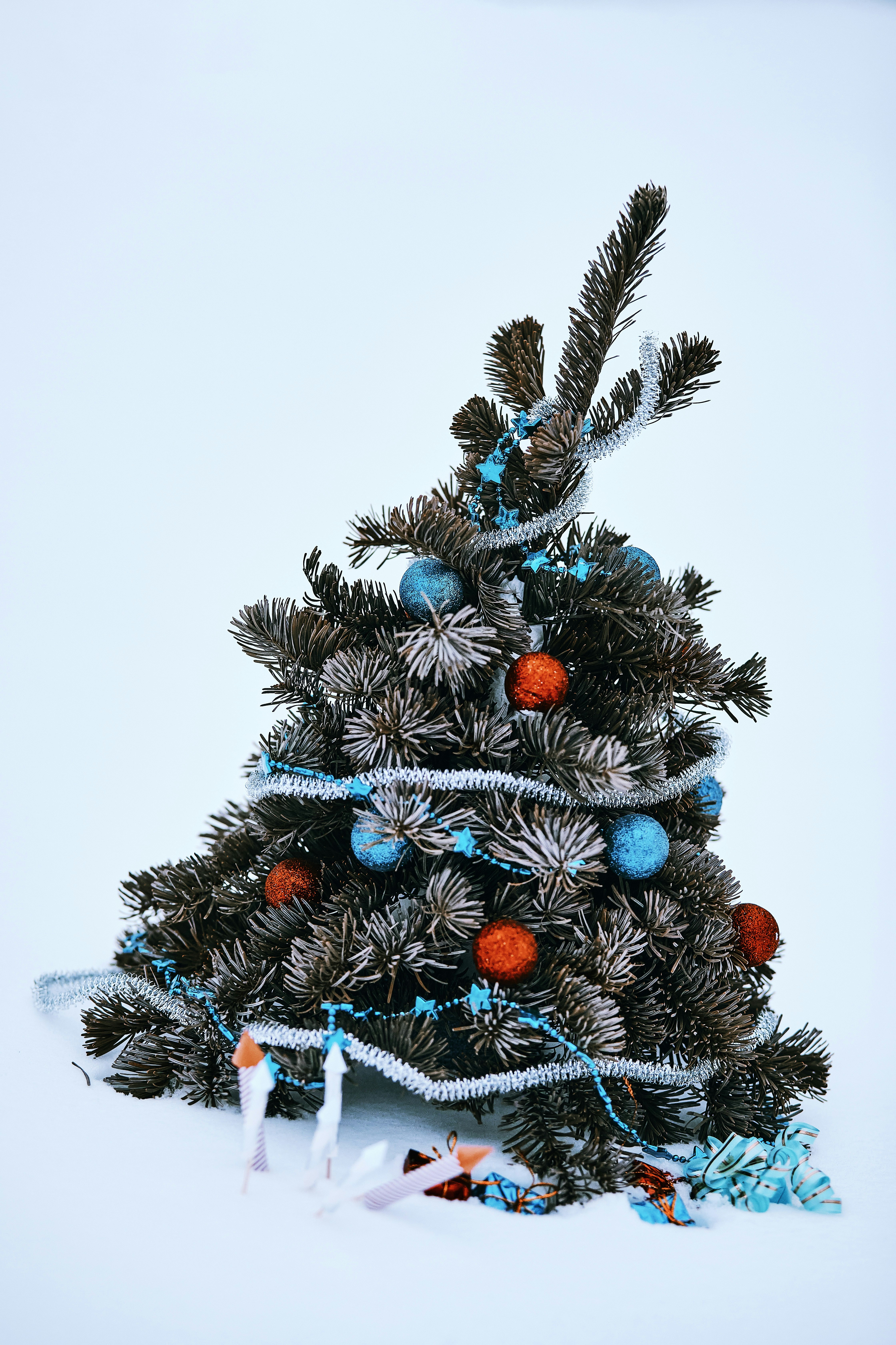 Un arbre décoré d’ornements photo – Photo Russie Gratuite sur Unsplash