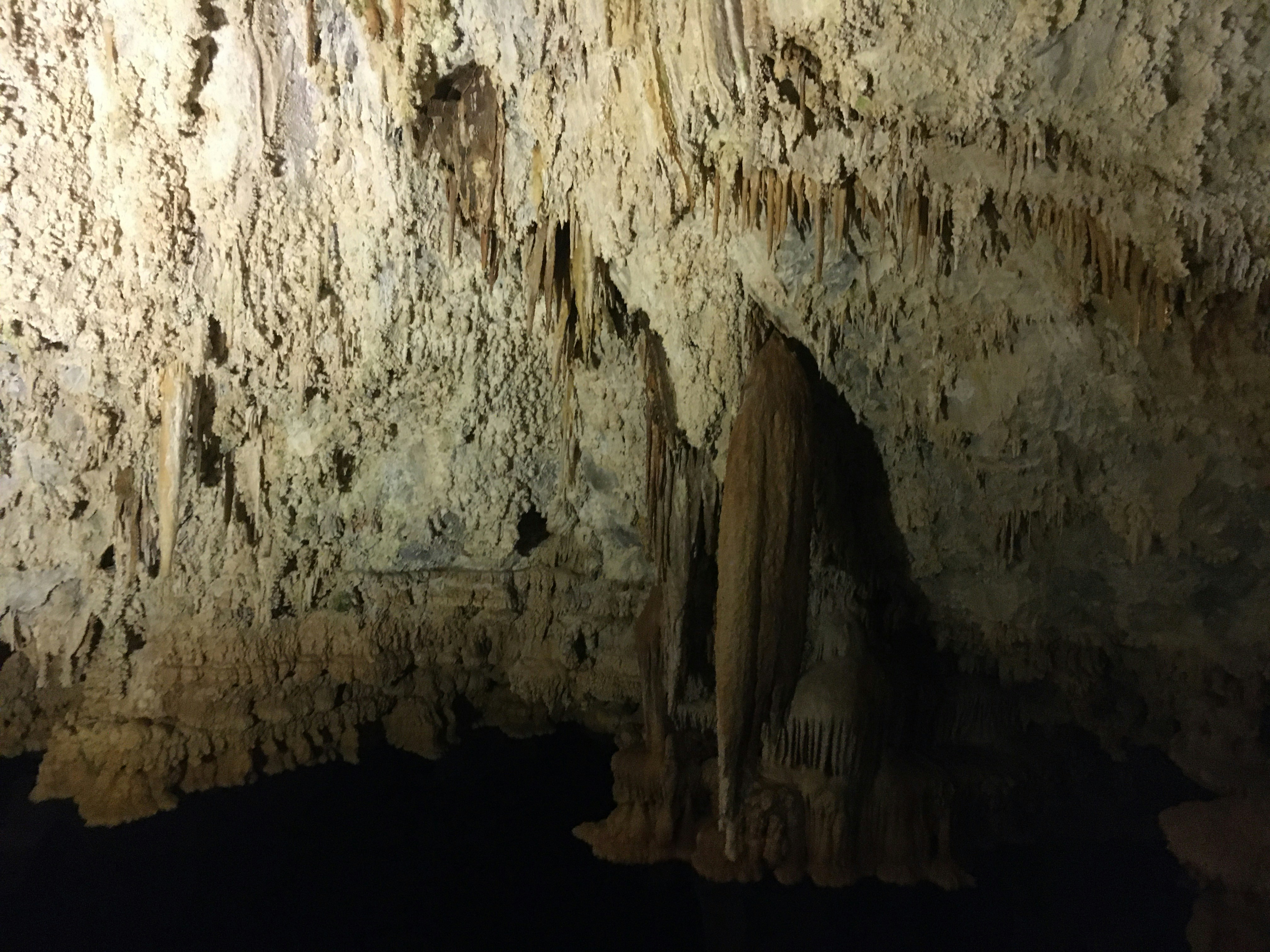 Alisadr cave