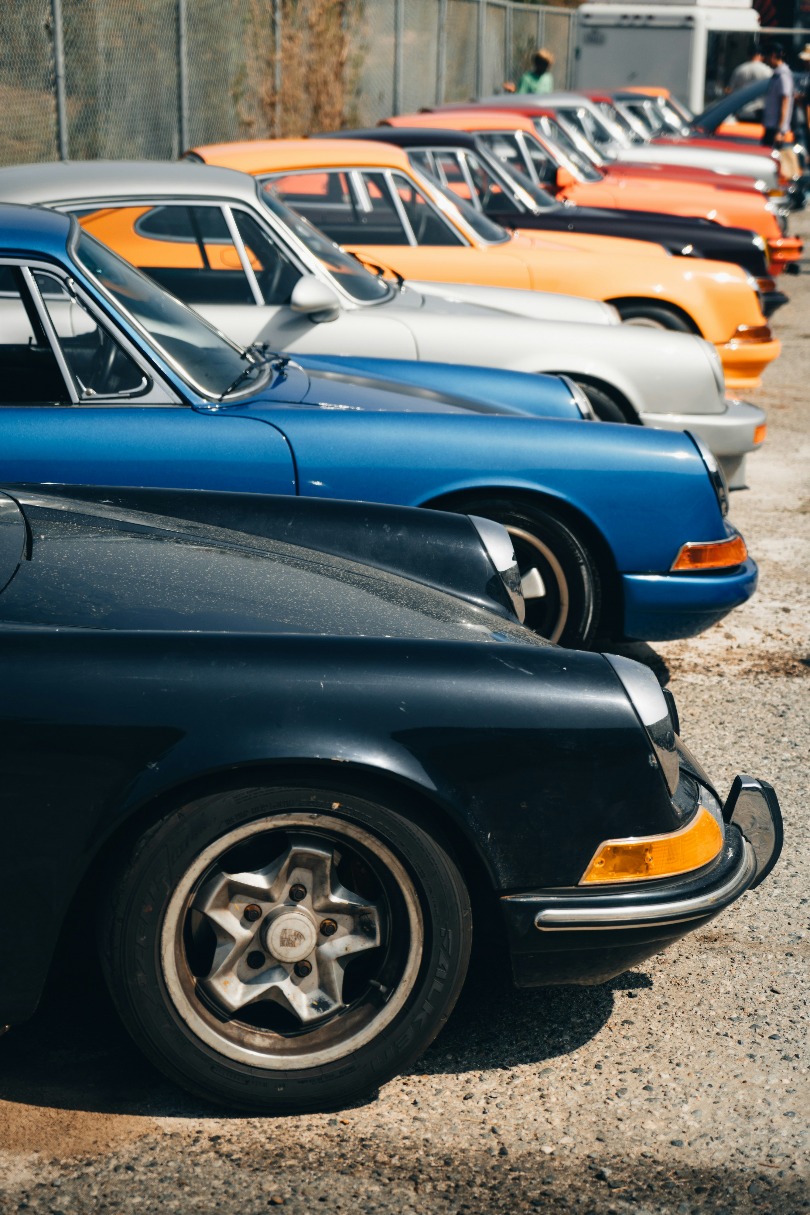 A group of cars parked photo – Free Los angeles Image on Unsplash