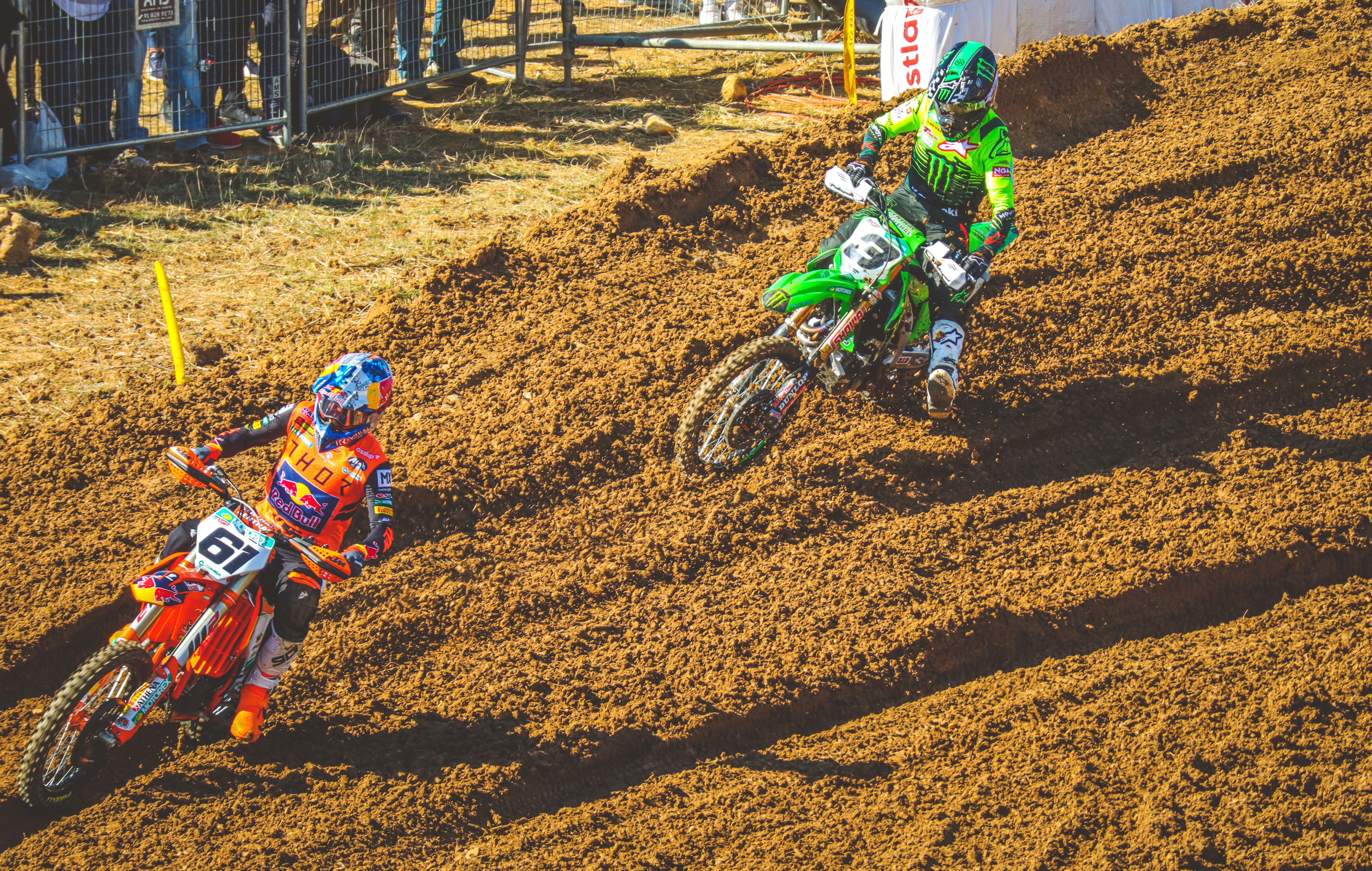 A couple of dirt bikes racing photo – Free Racing Image on Unsplash