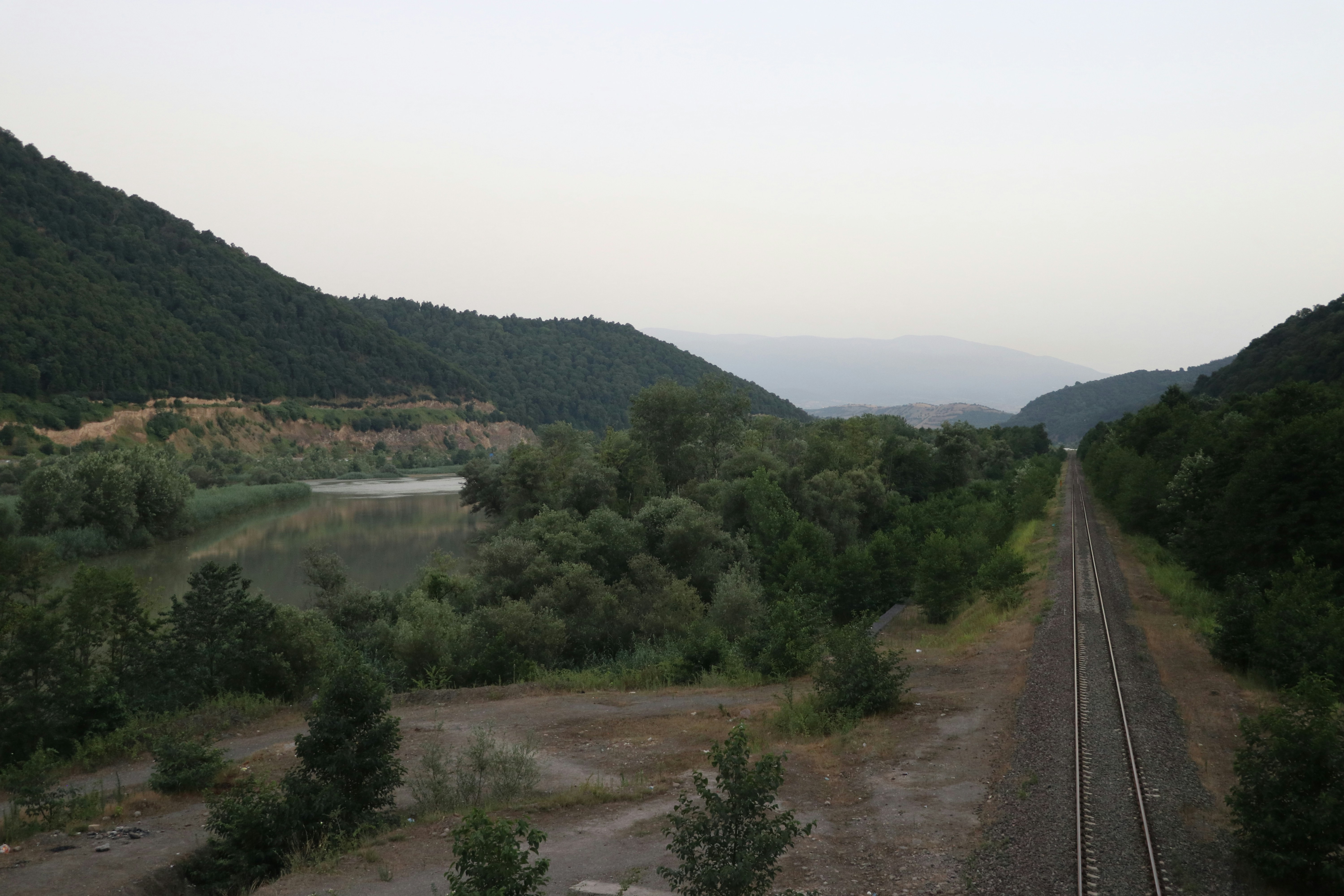 Ridge Rail to the Distant Horizon: A Quiet Valley Crossing