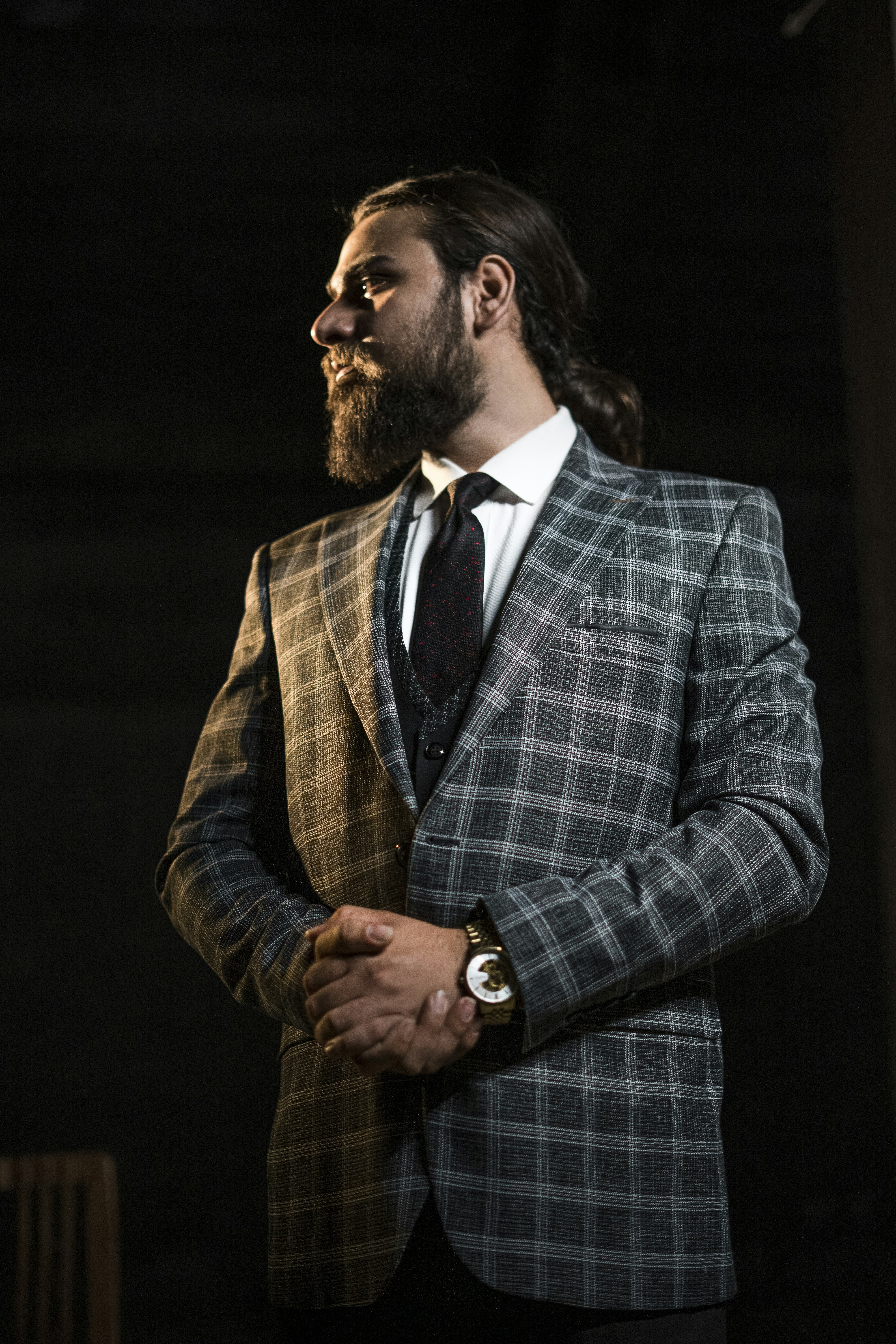 A man in a suit and tie photo – Free Iran Image on Unsplash