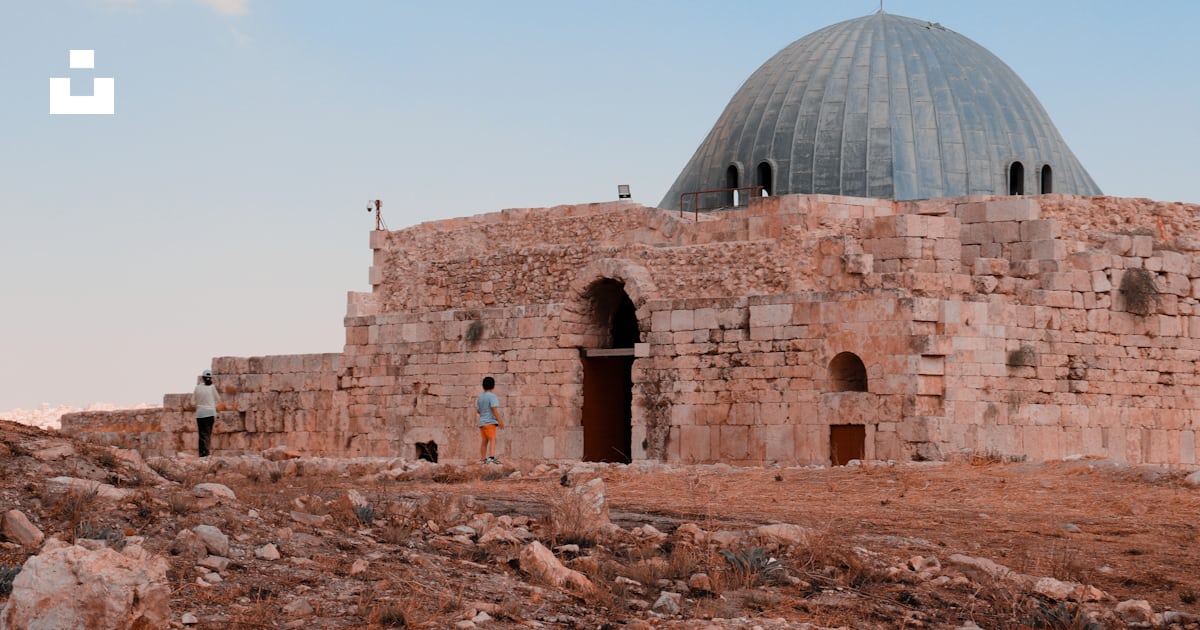 Un Edificio De Piedra Con Una Cúpula En La Parte Superior Foto Imagen