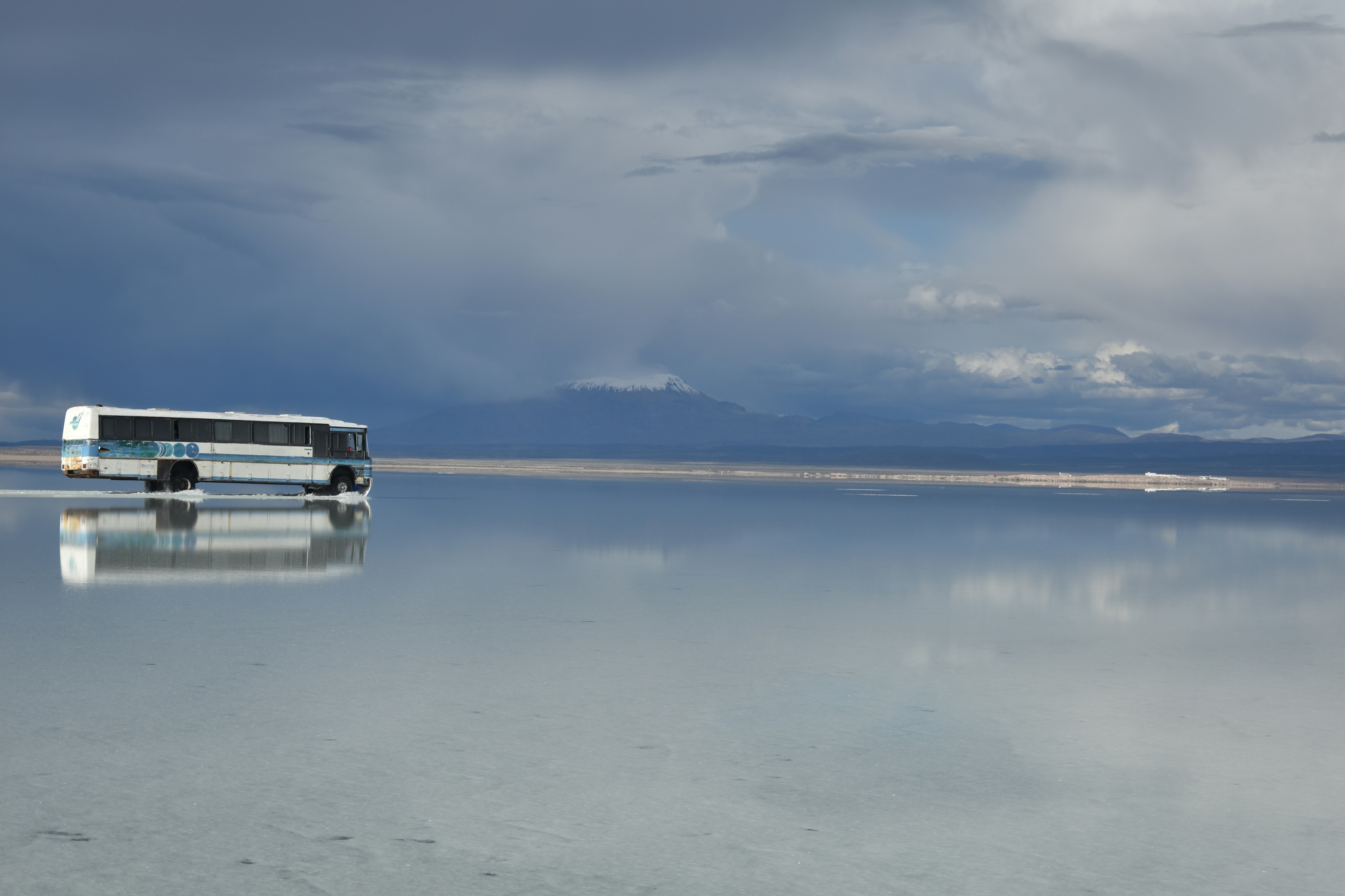 Isolated Bus on a Liquid Mirror