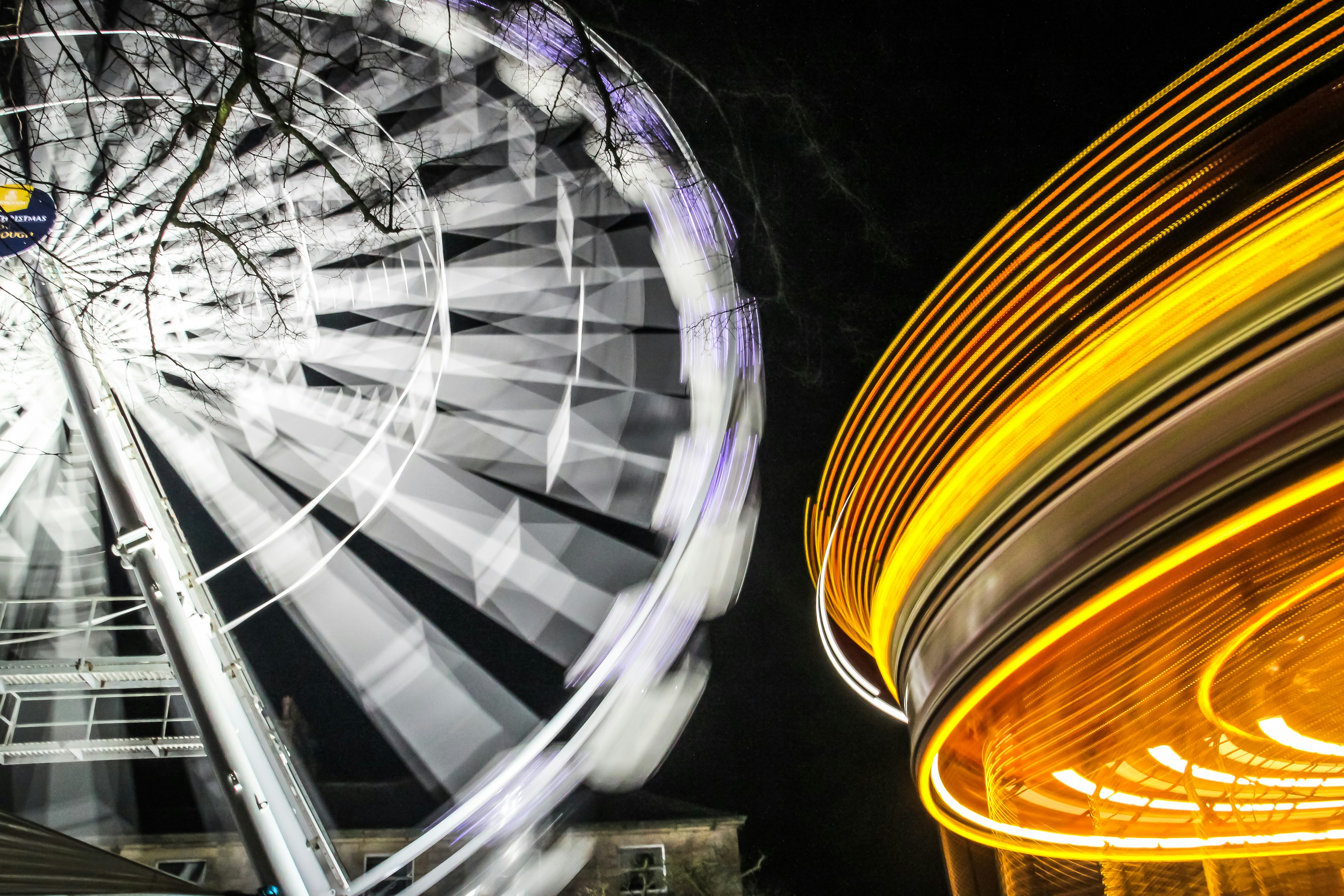 Night Wheel in Motion: Long-Exposure Spins and Neon Trails