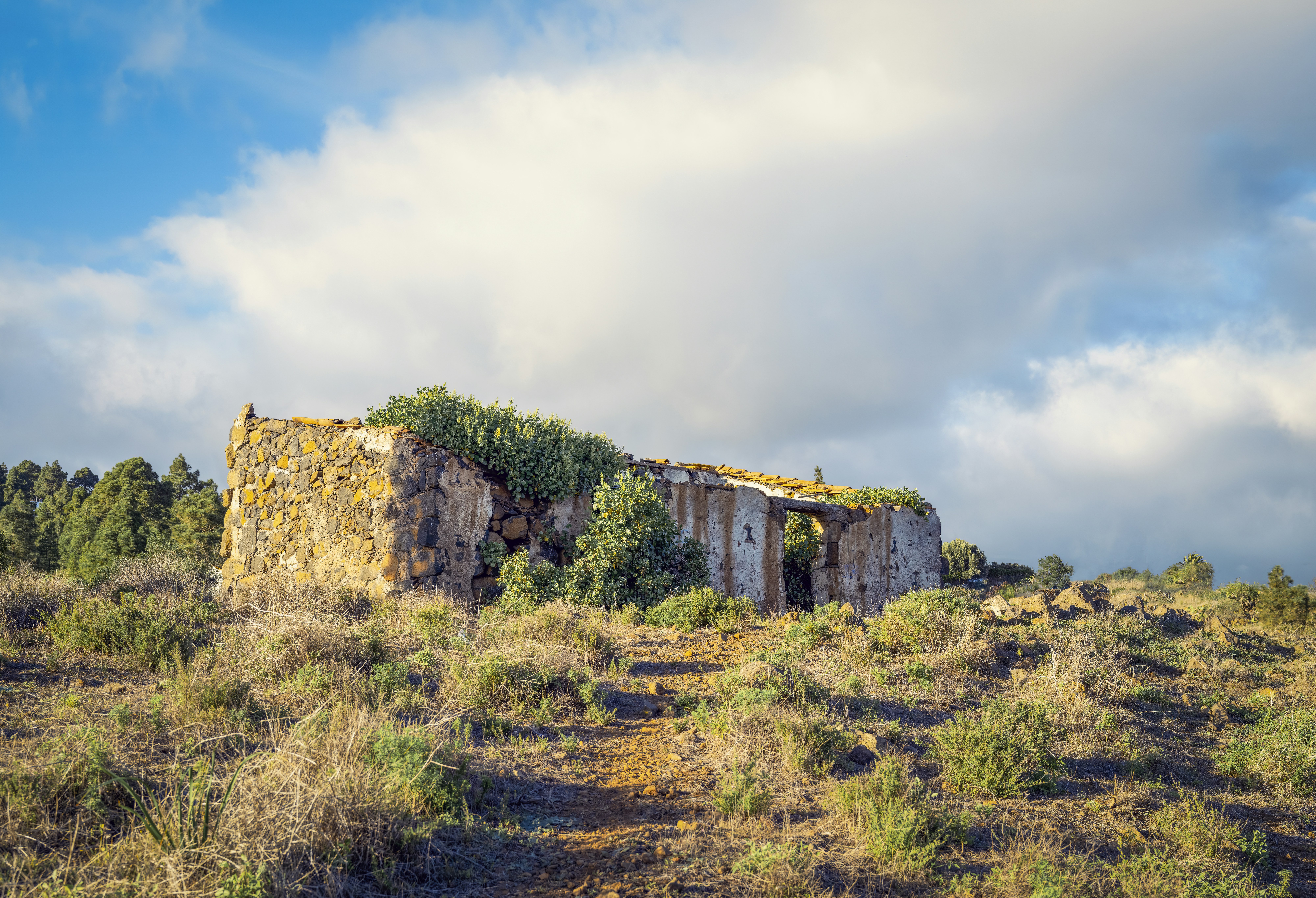 Stone Echoes on a Wind-Worn Hill Under a Wide Sky