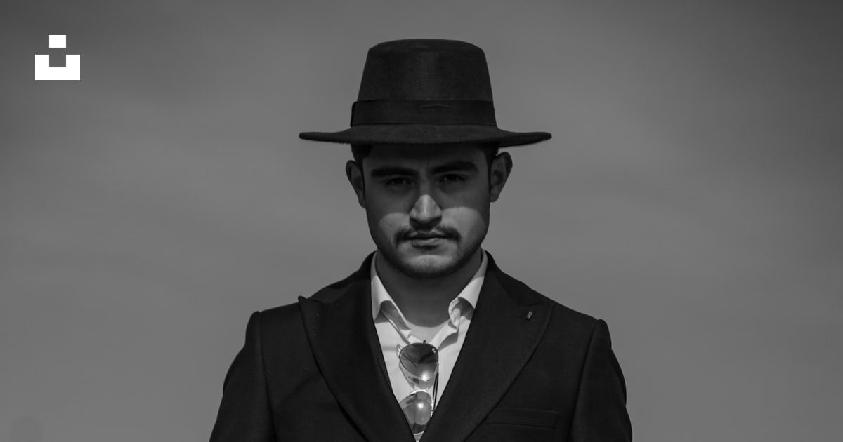 Foto Un Hombre Con Traje Y Sombrero Posando Para Una Foto Imagen Irán