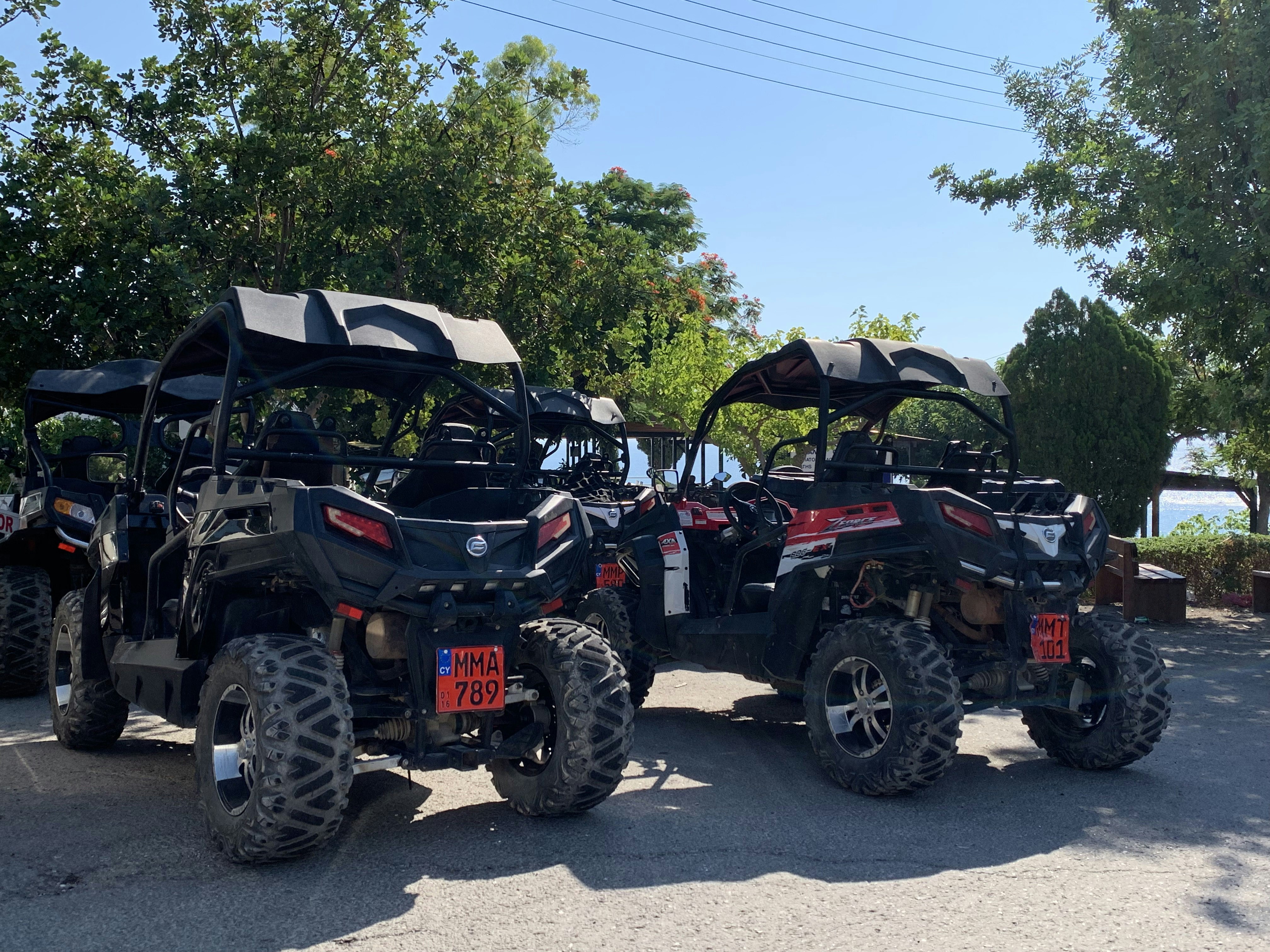 A couple of atvs parked next to each other photo – Free Neo chorio ...